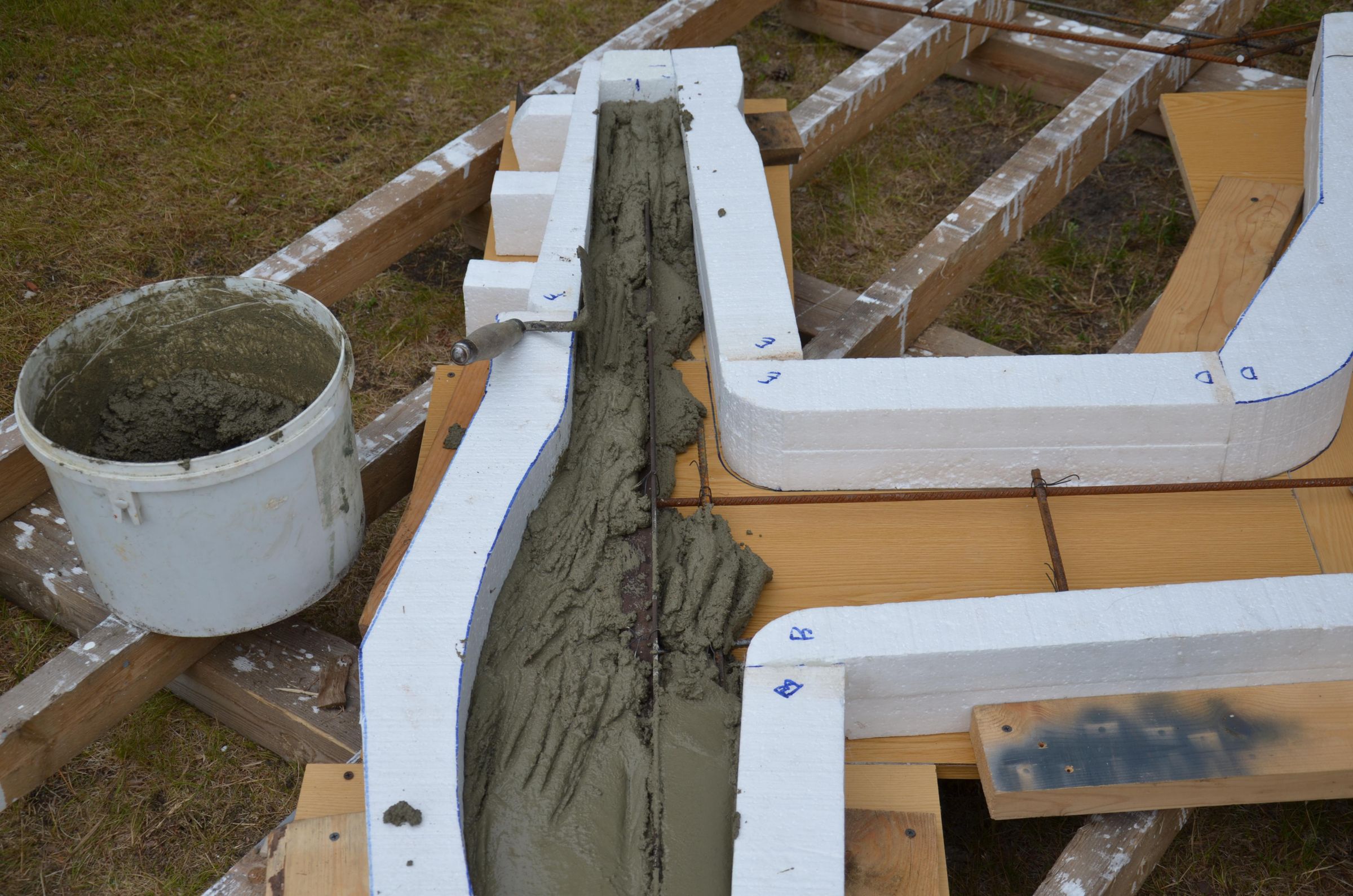 Abstract Dog Sculpture Made Using Concrete : 7 Steps (with Pictures ...