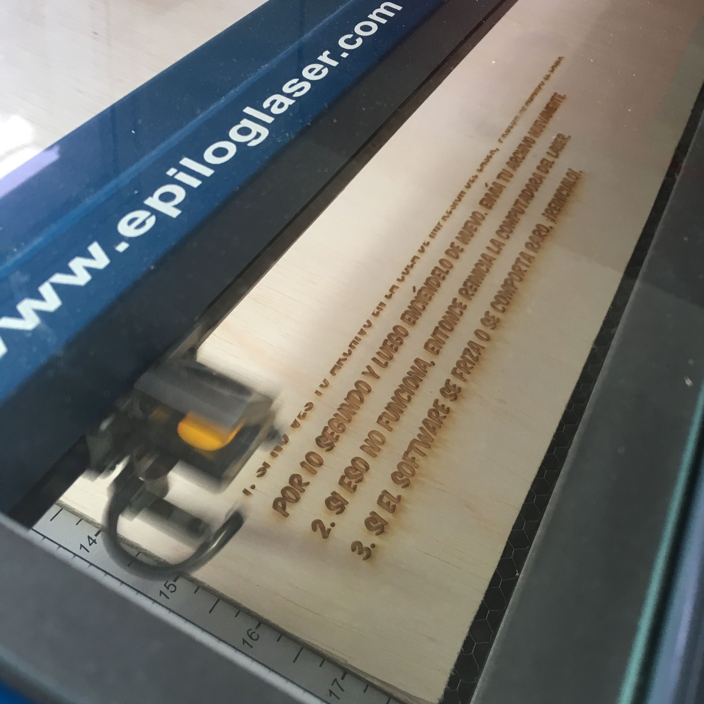 Letrero De Madera Cortado En Laser Para Makerspace 8 Steps