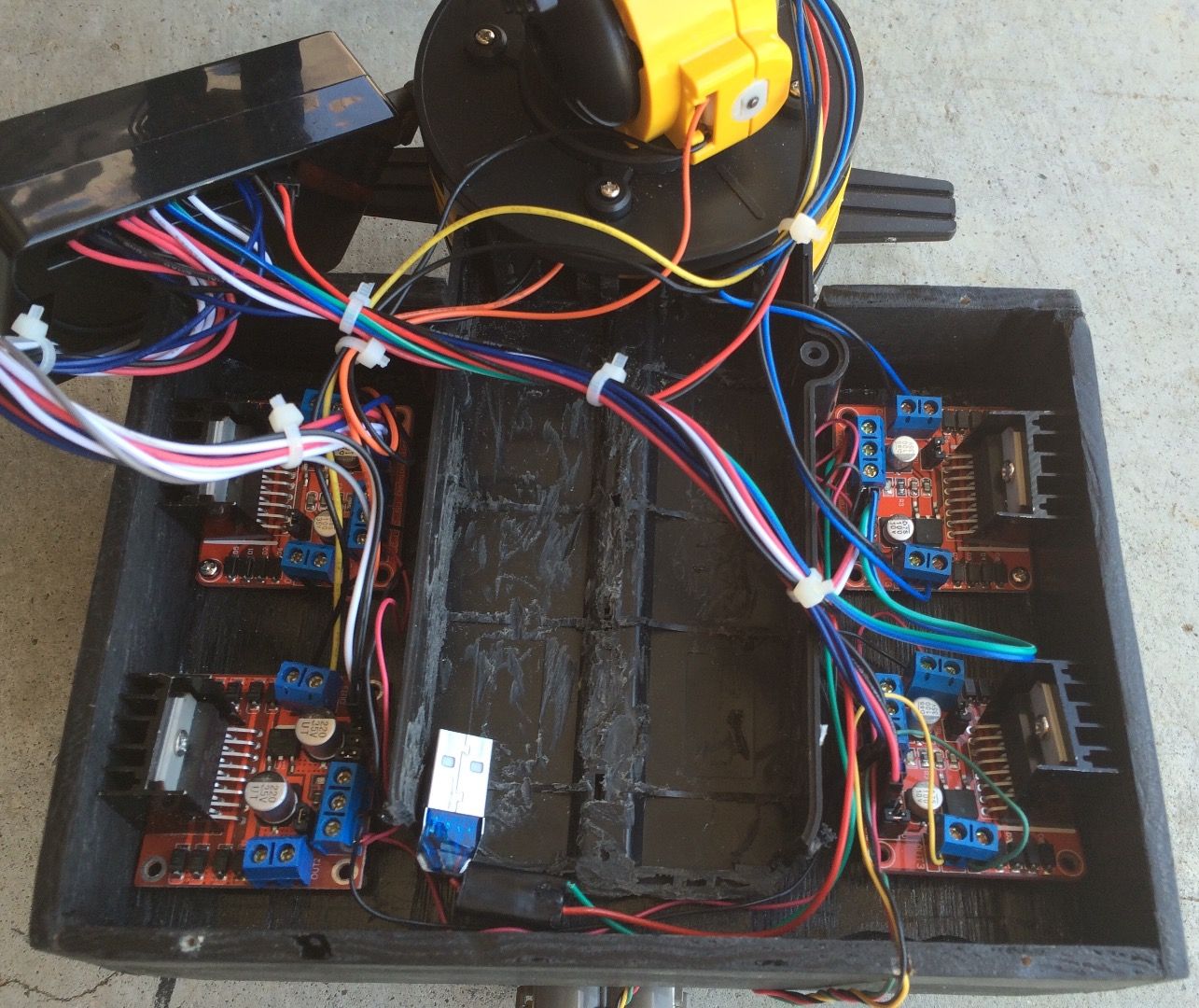 Make OWI Robotic Arm Self Propelled on Tracks Controlled Wirelessly by ...