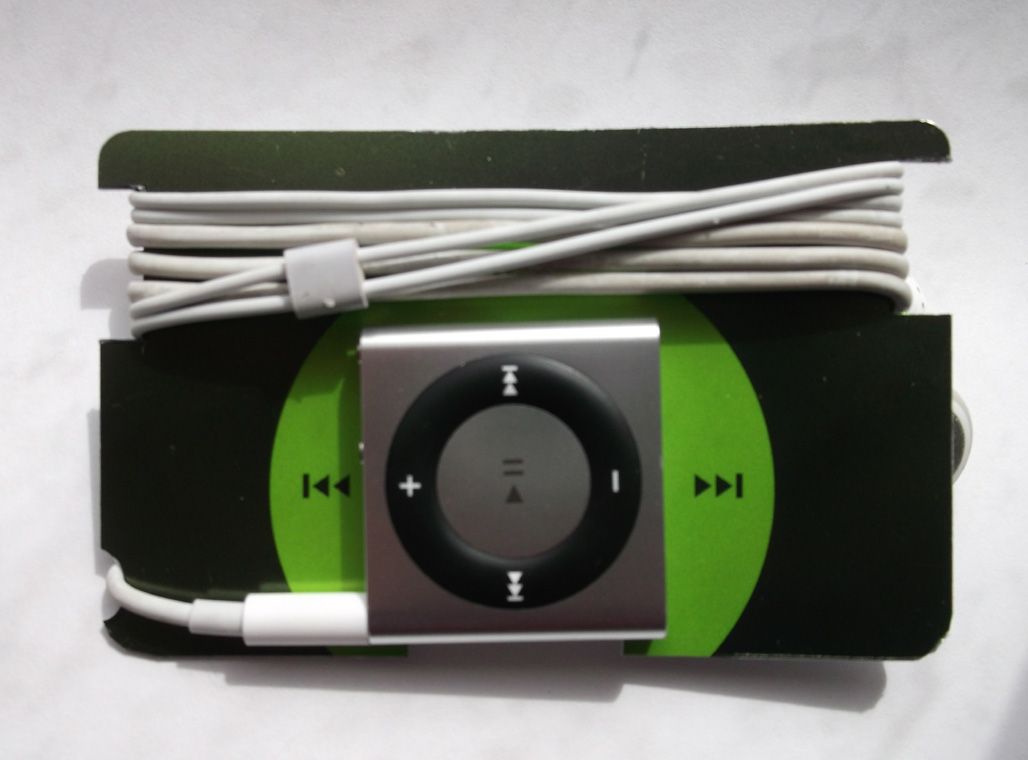 IPod Shuffle Organizer From Recycled Gift Card - Instructables