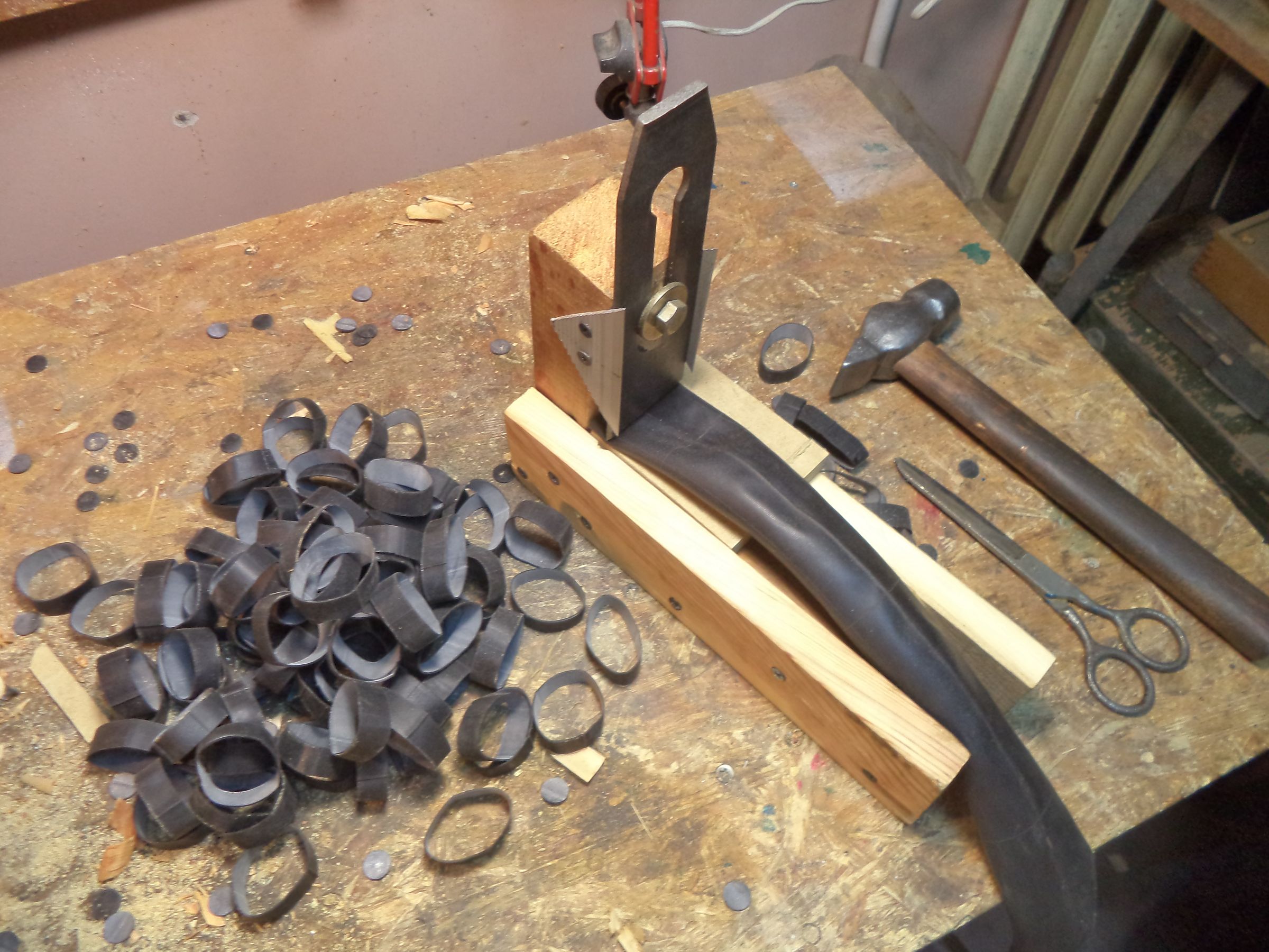 Backpack Cargo Net From Inner Tubes : 26 Steps (with Pictures ...