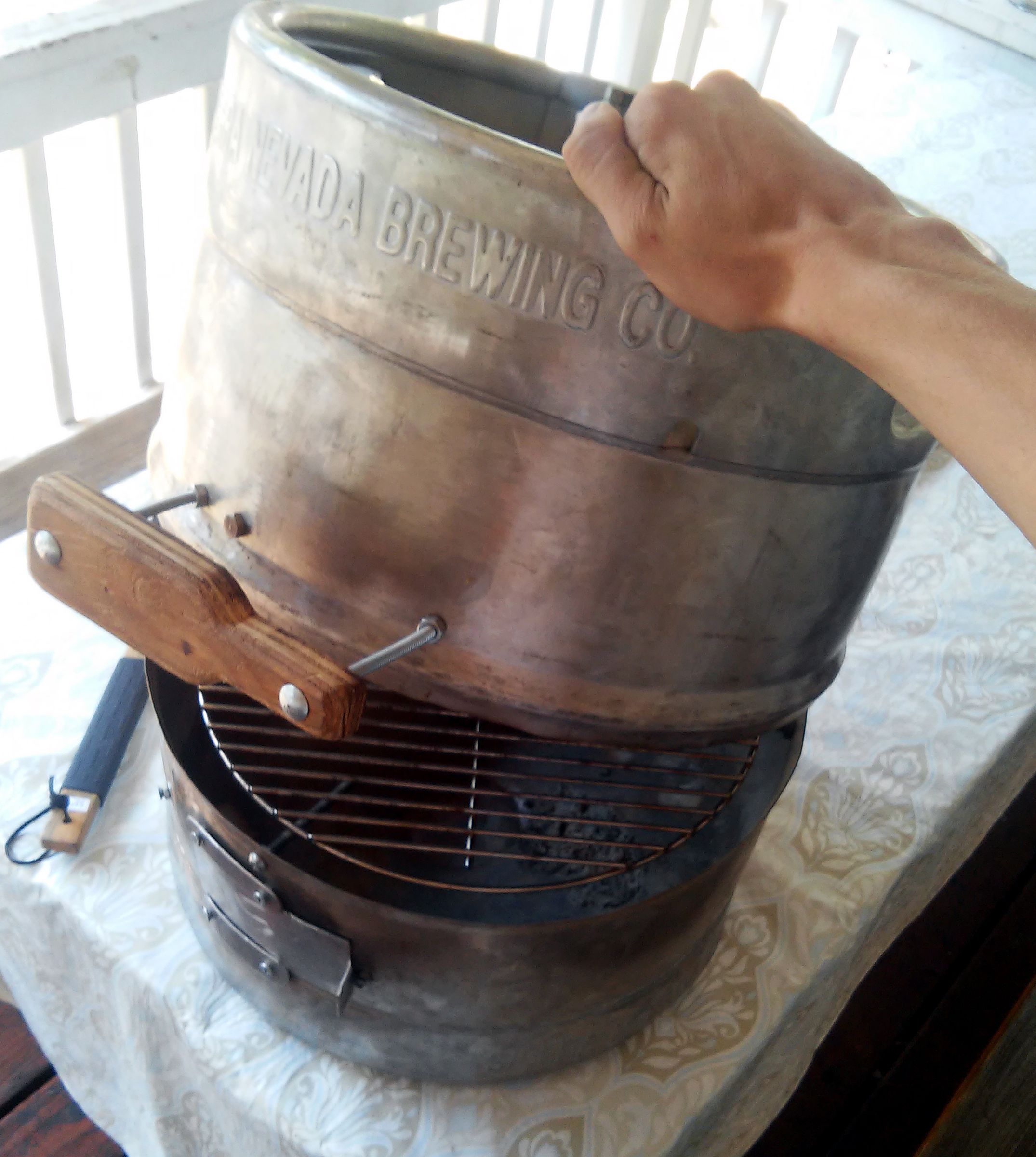 The BeerBQ: a Keg Barbecue : 8 Steps (with Pictures) - Instructables