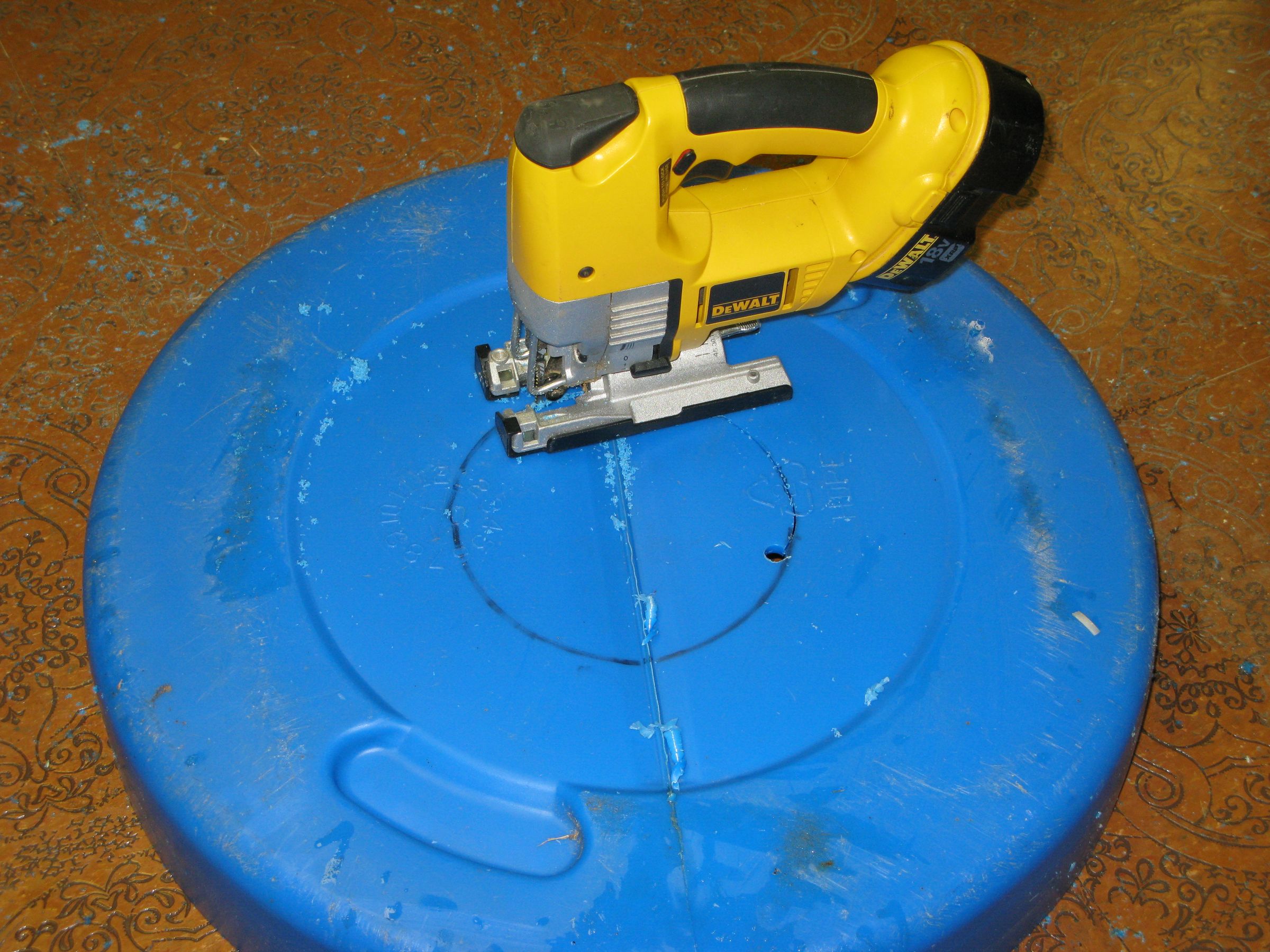 Earth Box From a Plastic Barrel : 12 Steps - Instructables