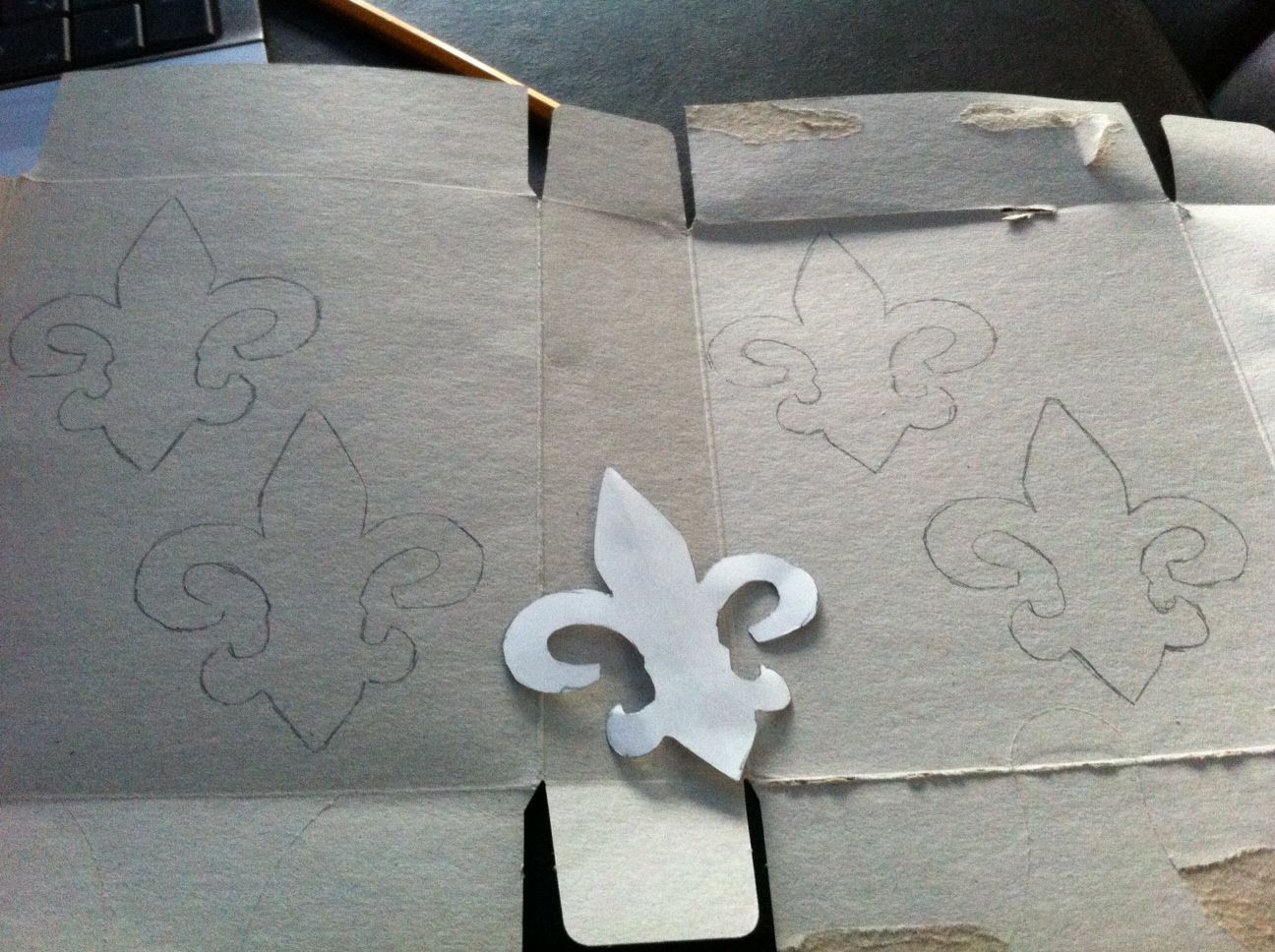 DIY Queen's Coronation Crown : 12 Steps - Instructables