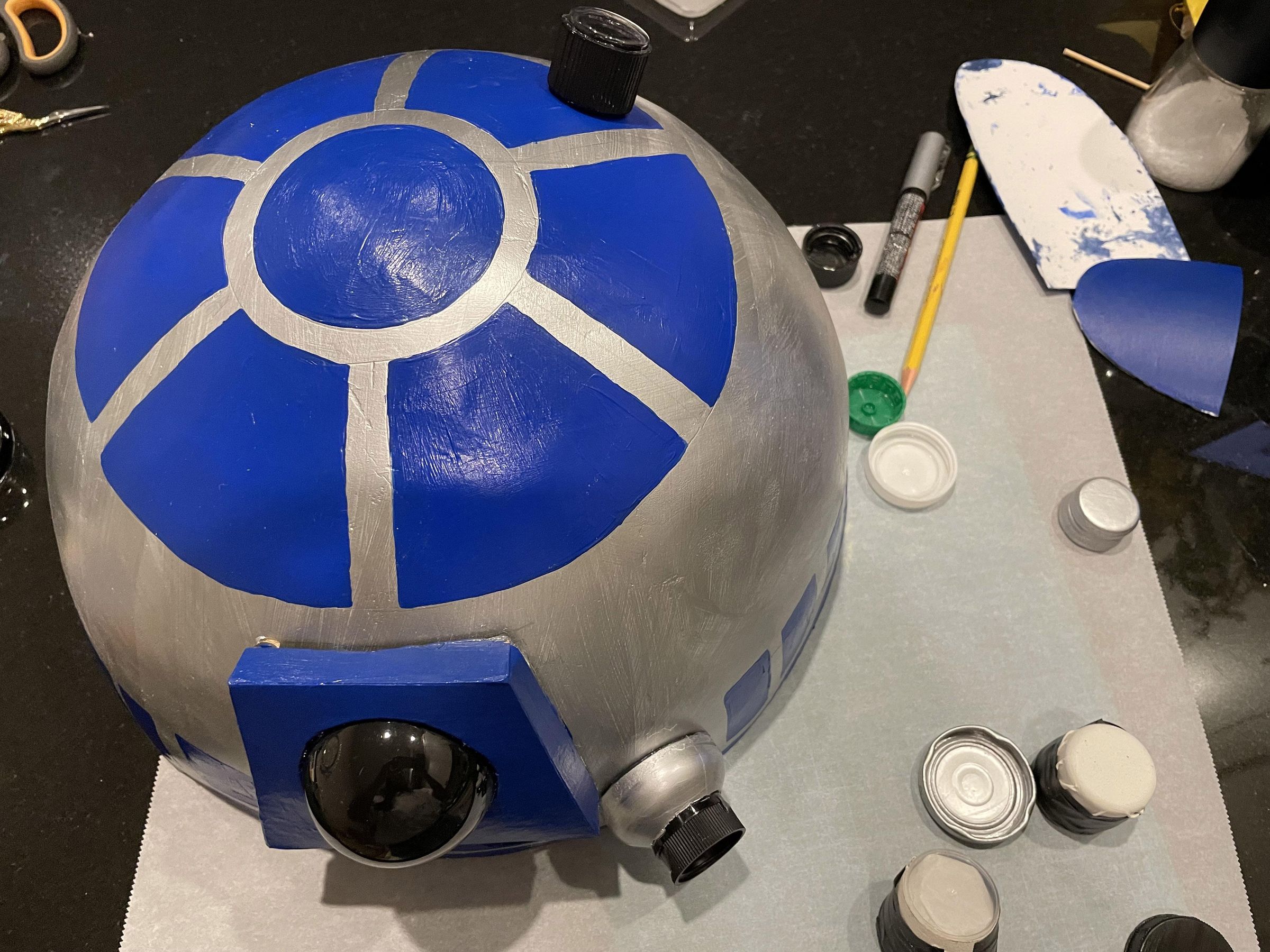 Star Wars R2-D2 Costume for Child : 6 Steps (with Pictures) - Instructables
