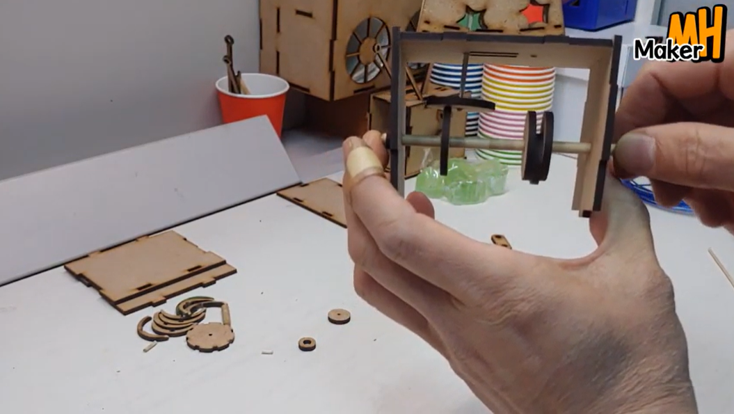 A Seal That Rolls a Ball. AUTOMATA. Laser Cutter. : 6 Steps - Instructables