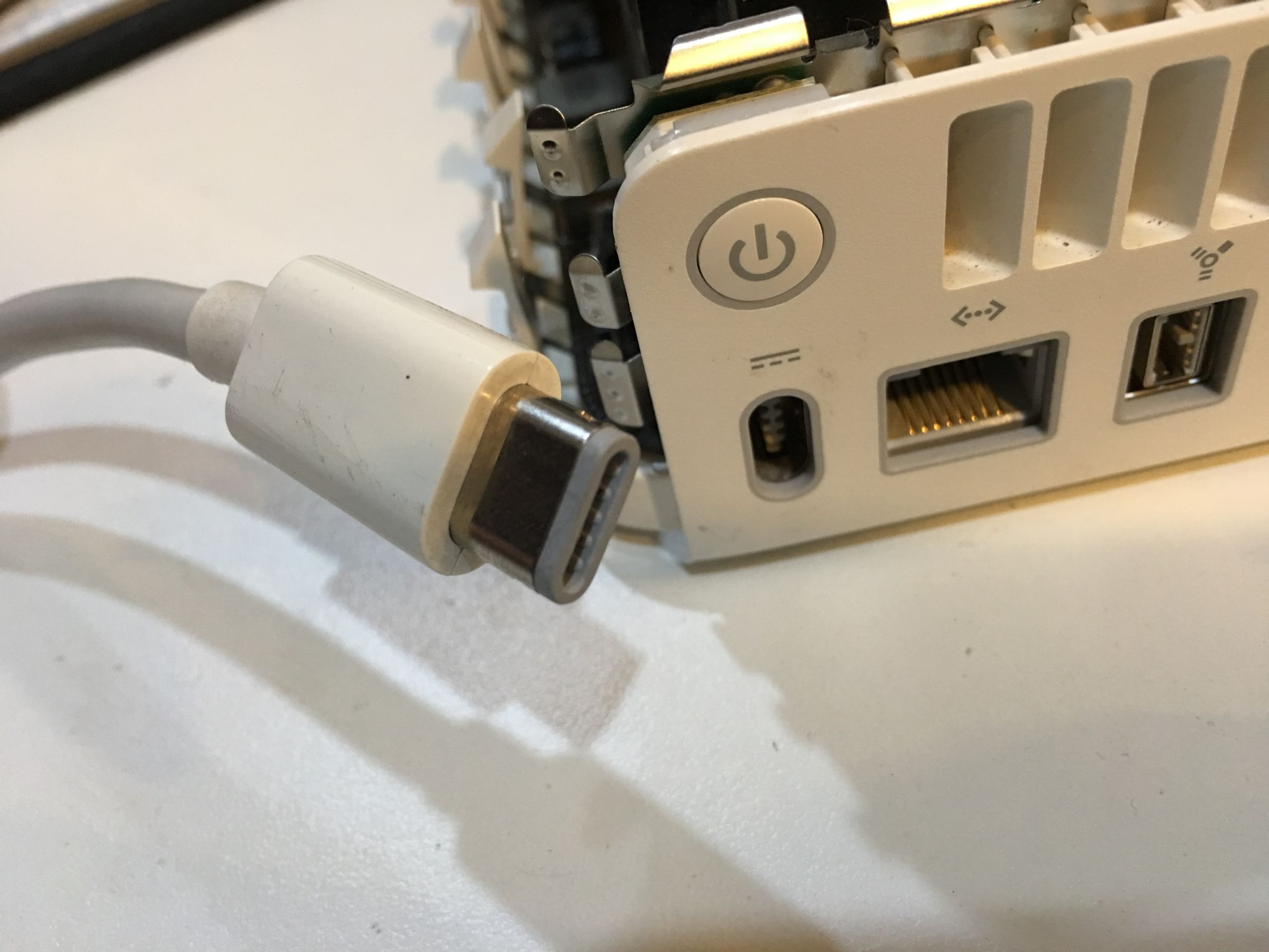 Fix a Mac Mini Loose Power Connector Cable! : 4 Steps (with Pictures ...
