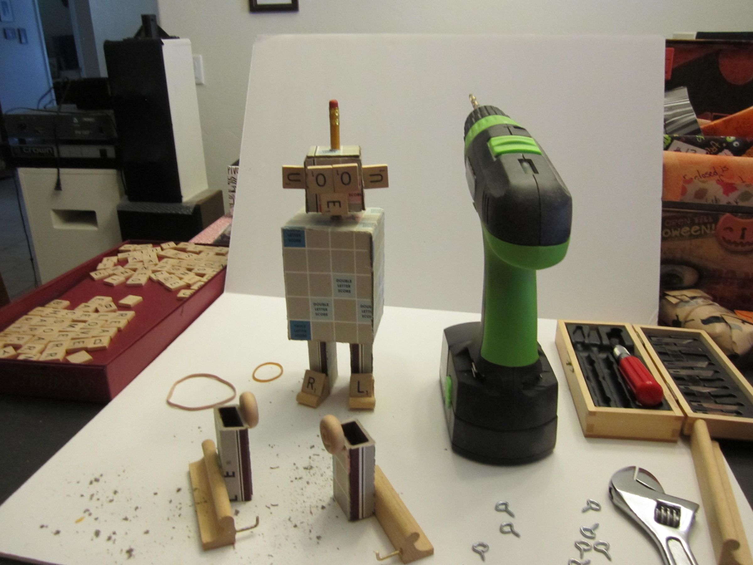 Meet 'OOE' the Scrabble Robot : 6 Steps (with Pictures) - Instructables