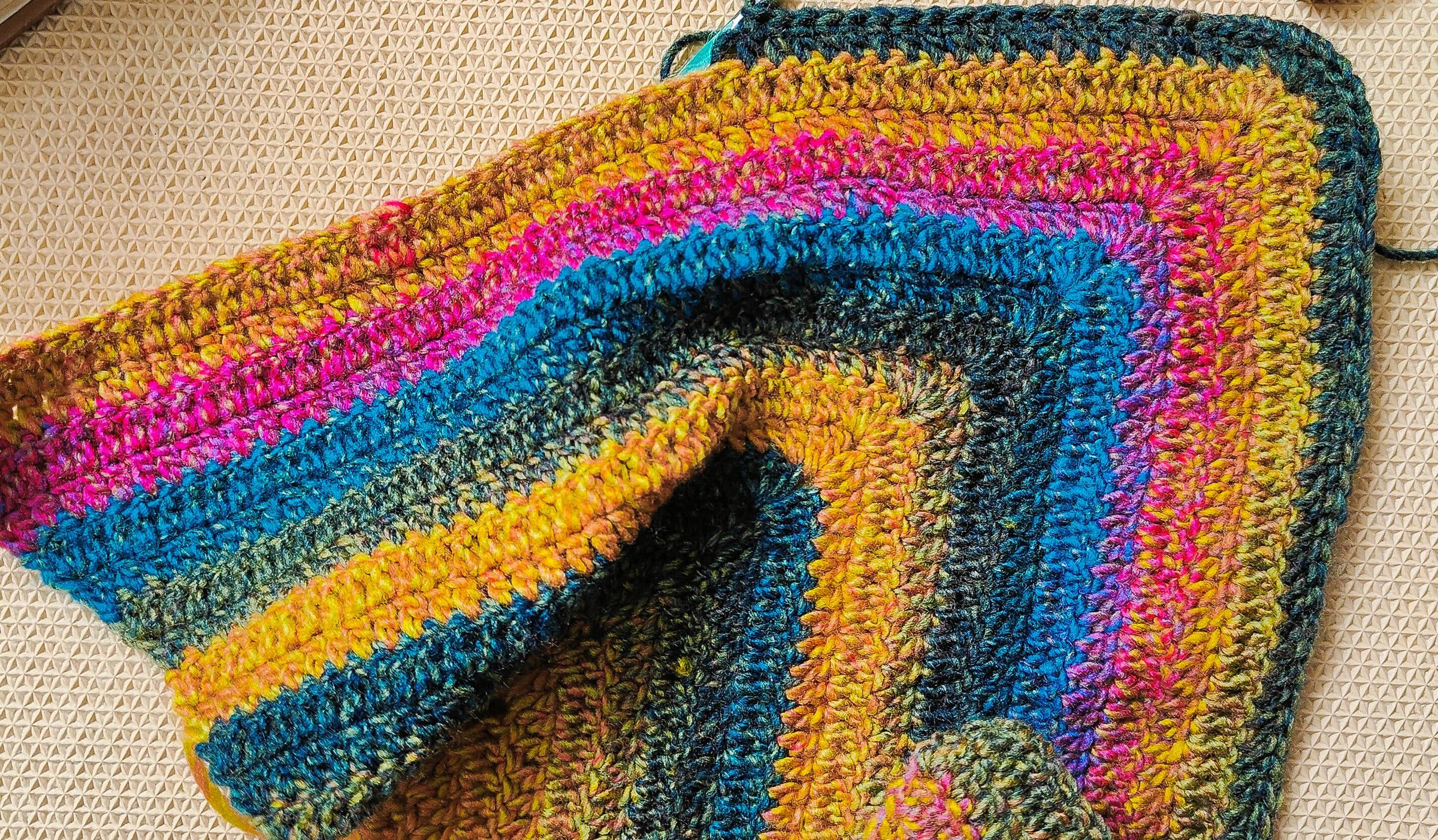 Easy and Simple Crochet Triangle Shawl : 5 Steps (with Pictures ...