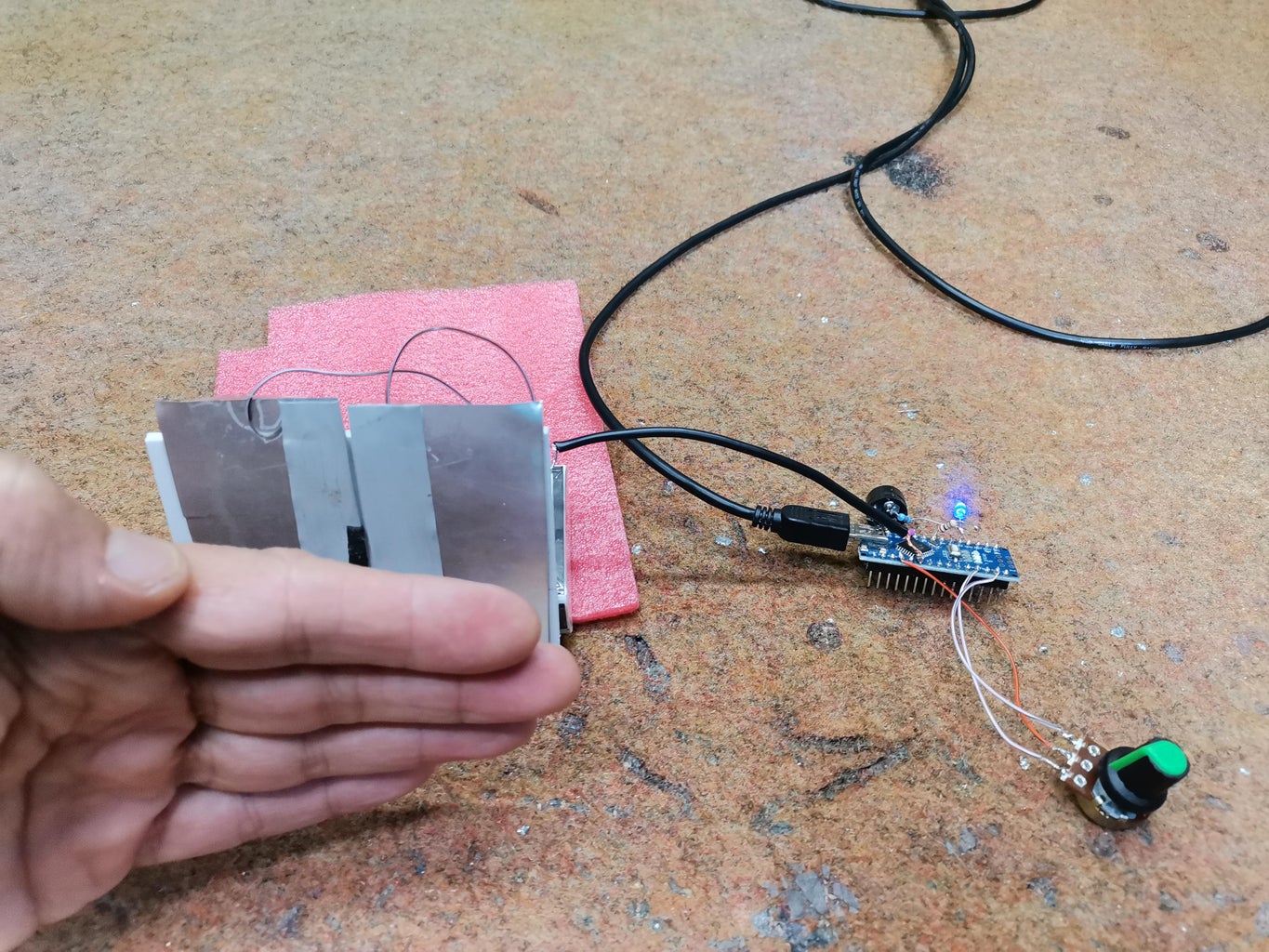 Diy Simple Capacitive Proximity Sensor Human Presence Detector 4