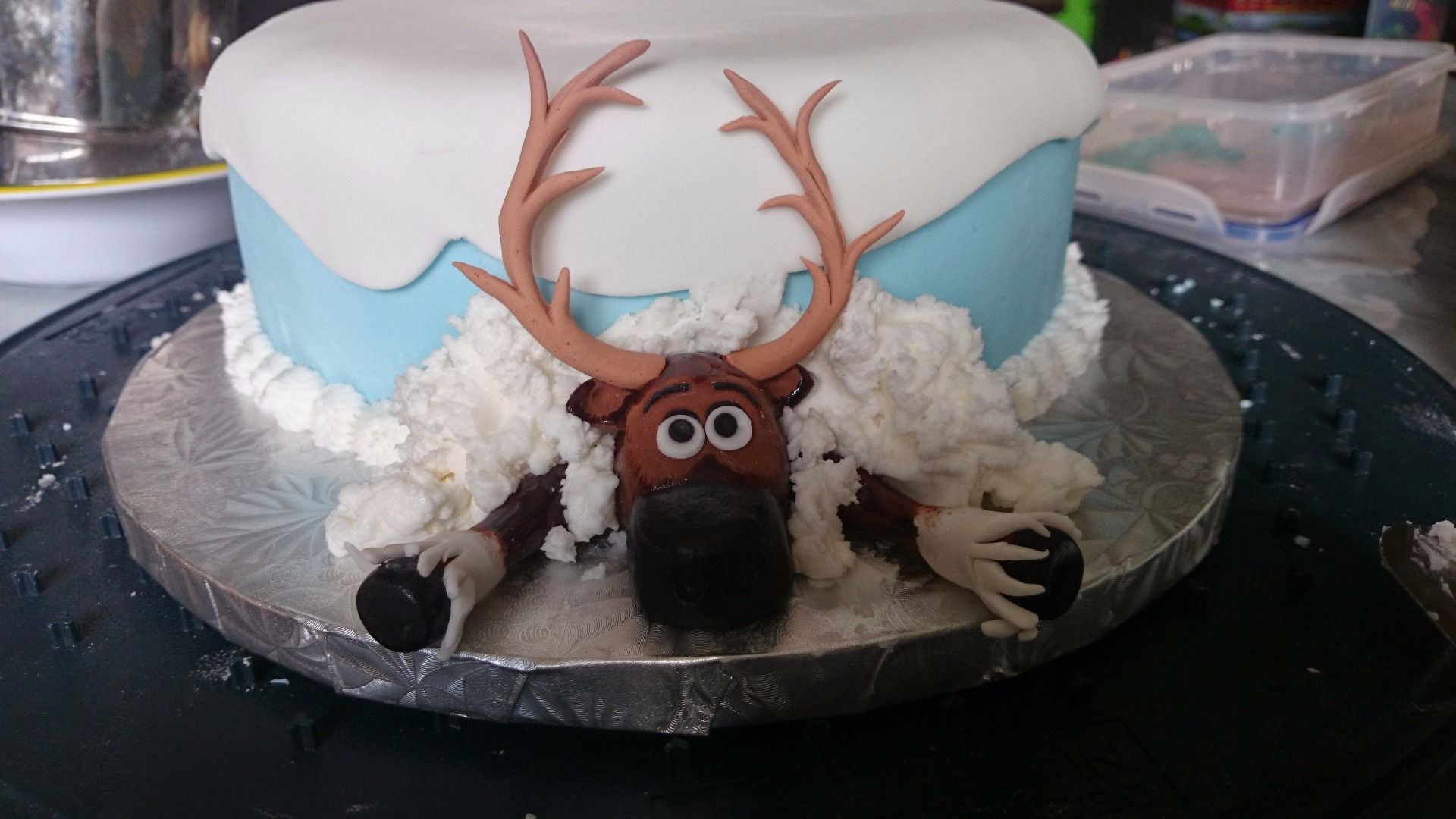 Frozen Themed Cake : 4 Steps (with Pictures) - Instructables