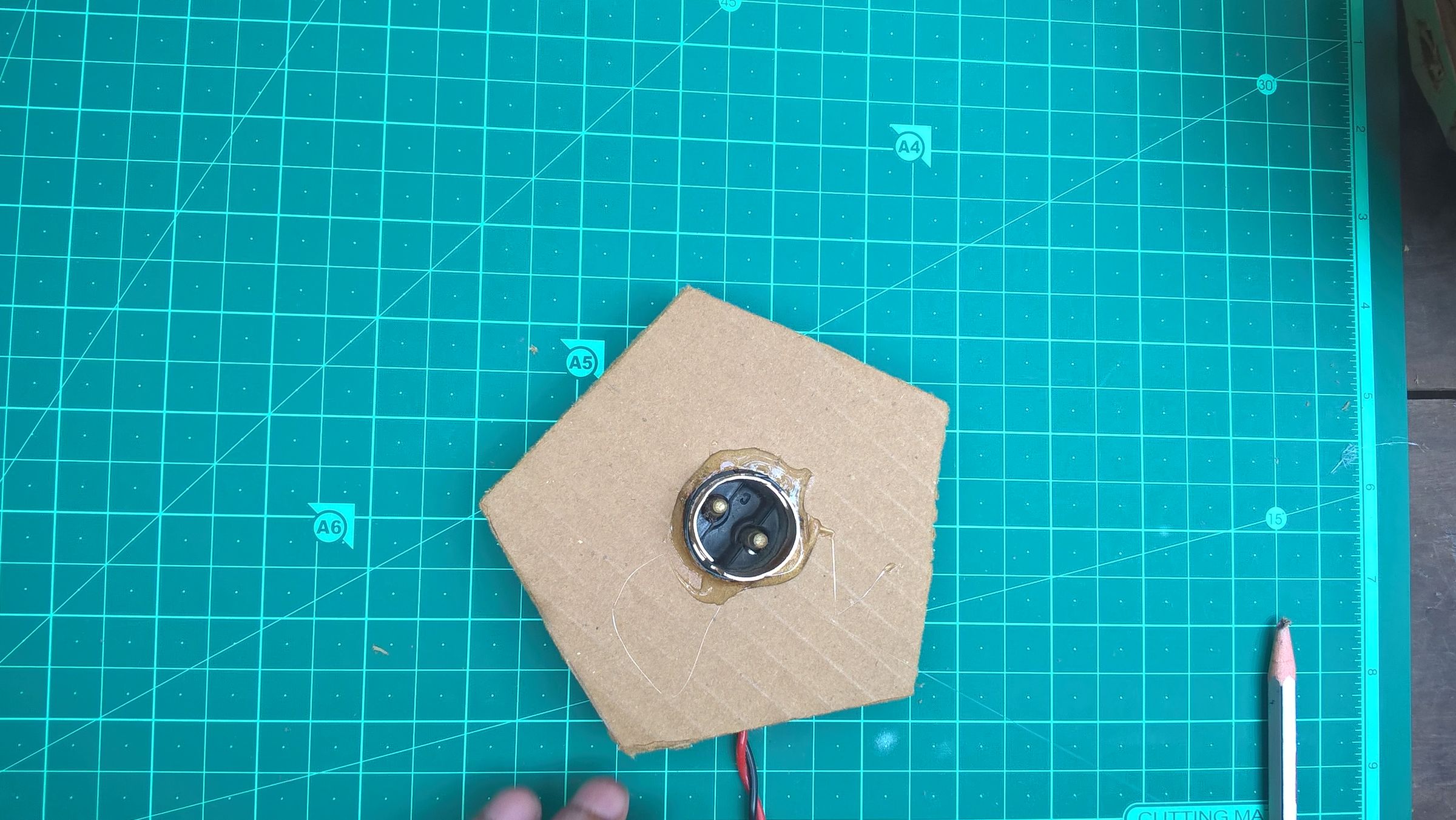 DIY Cardboard Lamp : 8 Steps (with Pictures) - Instructables