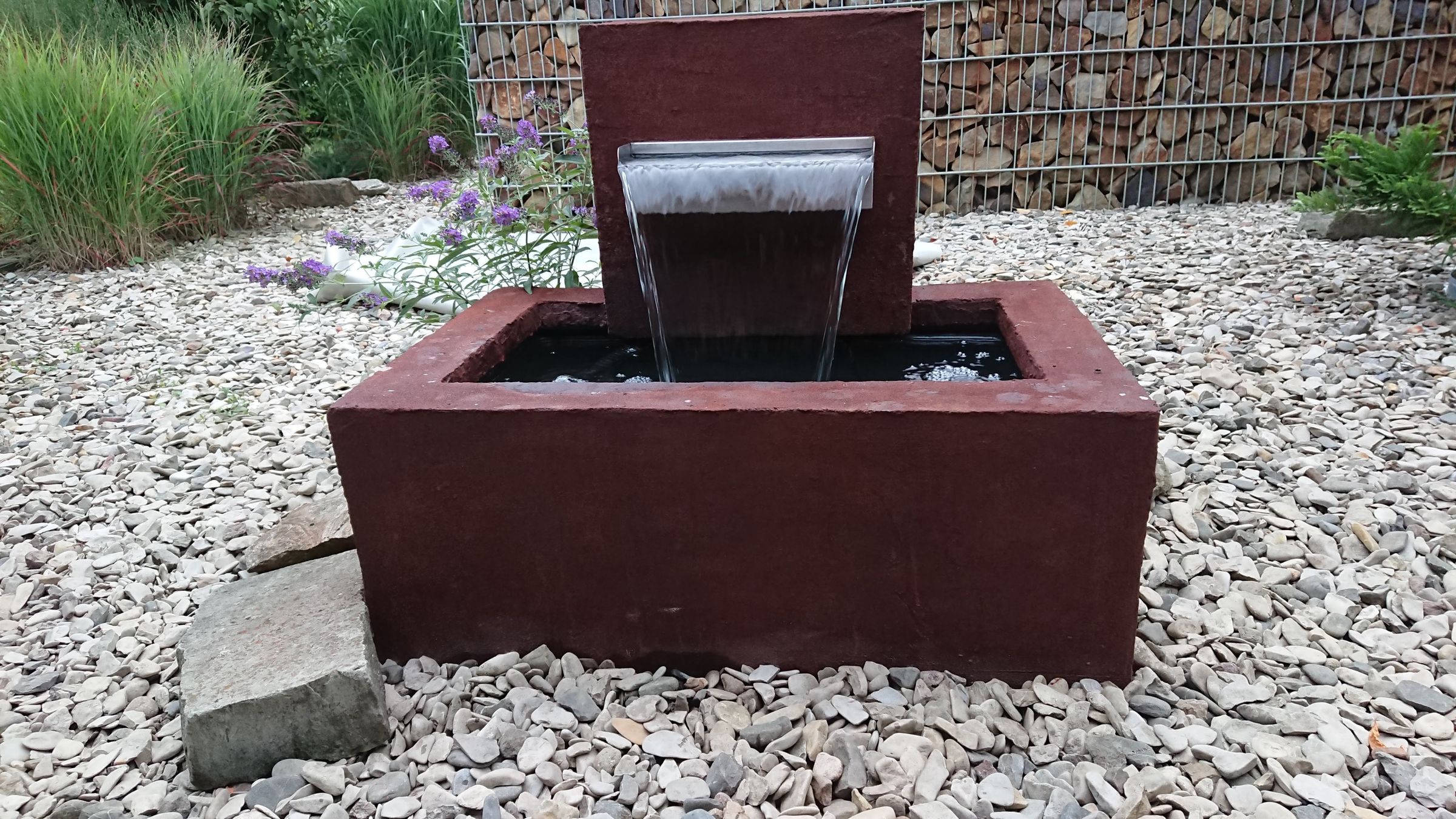 Cement Rusty Fountain : 5 Steps - Instructables