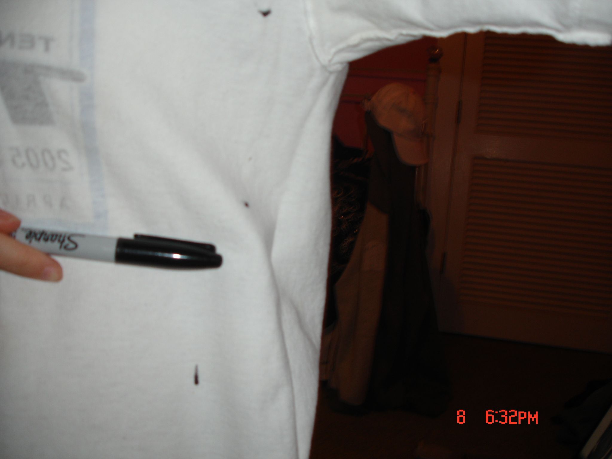 T-Shirt Into a Button-Up : 4 Steps - Instructables