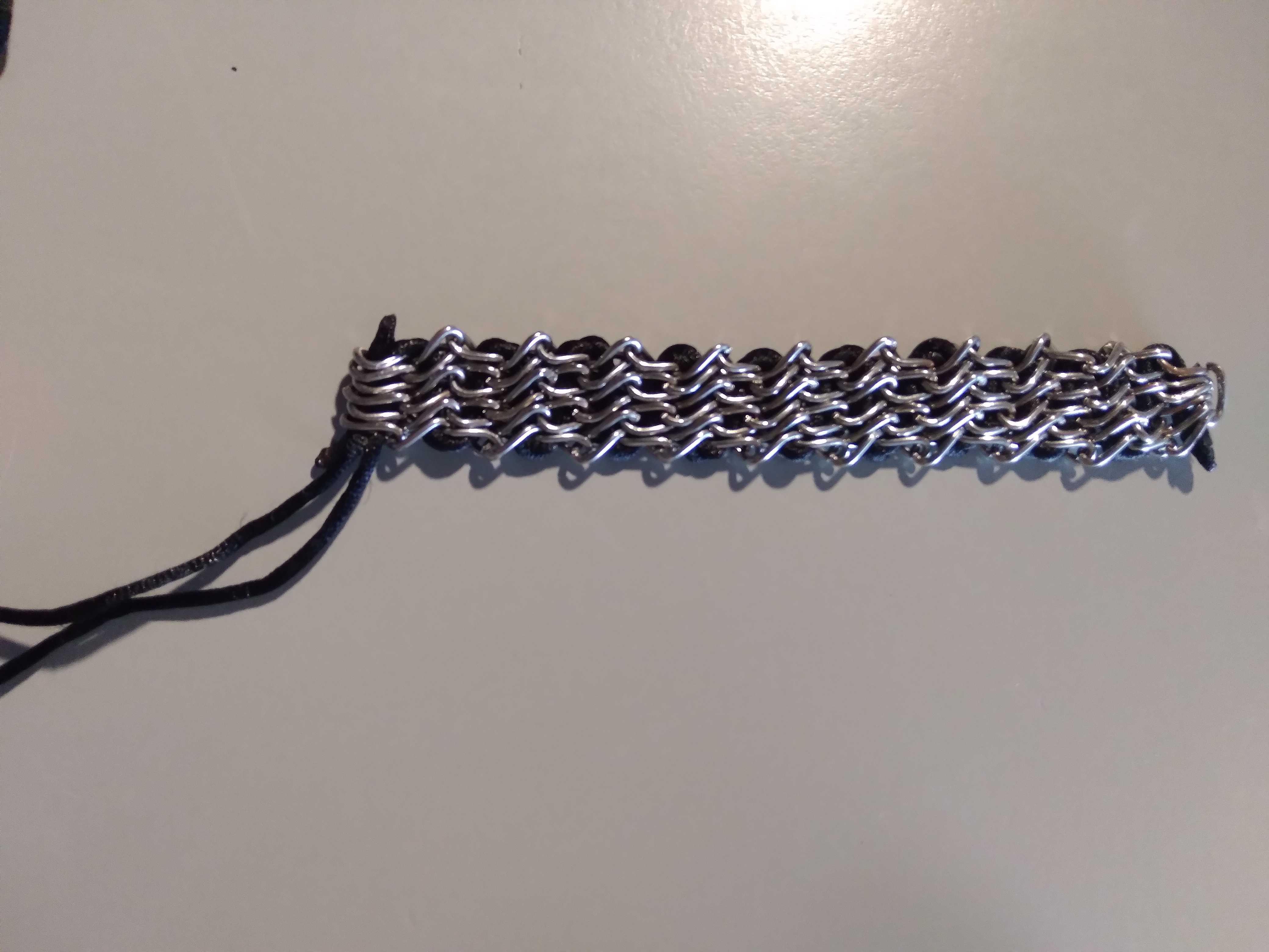 Chain and Intertwined Thread Bracelet : 6 Steps - Instructables