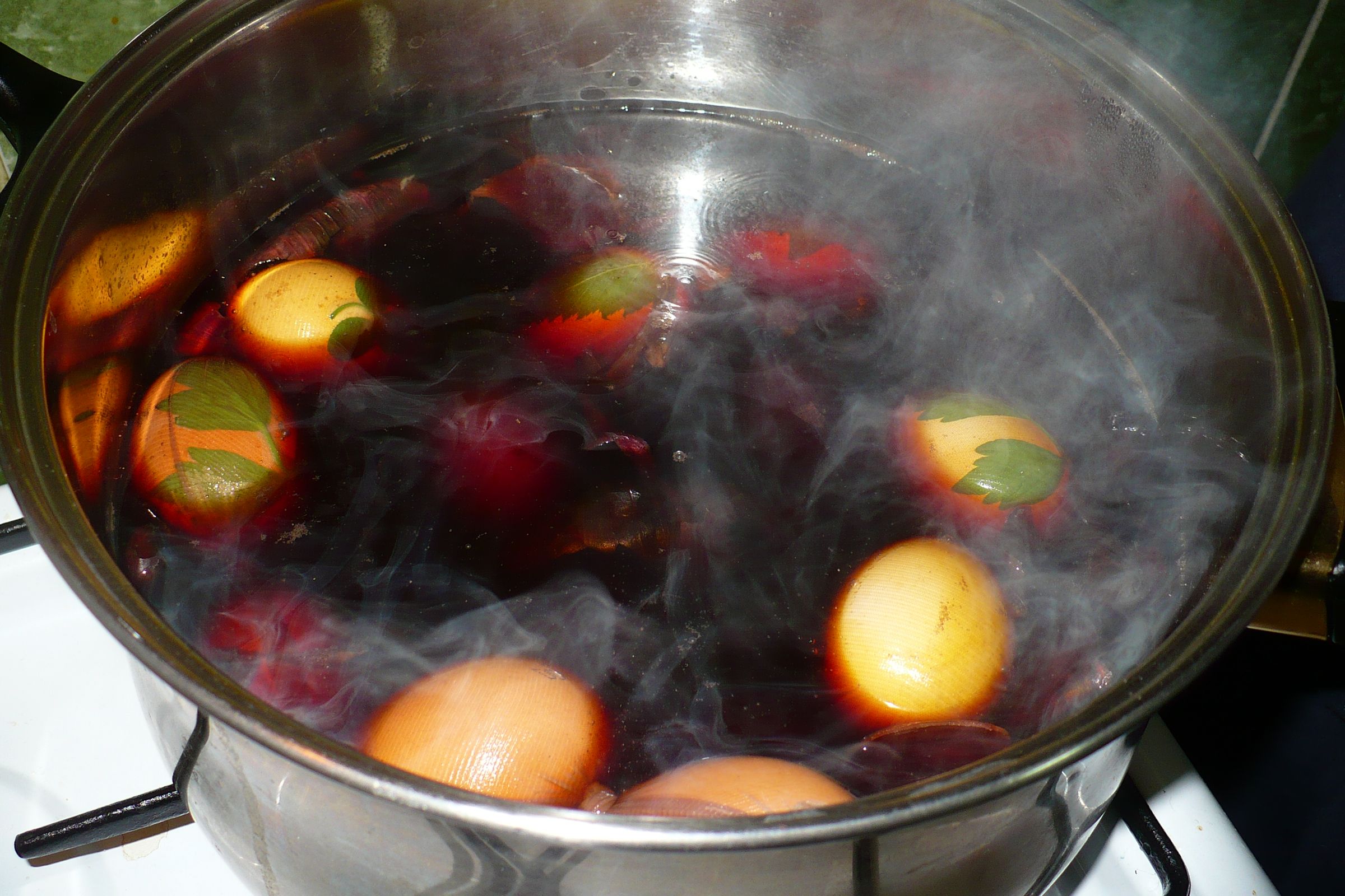 Bio Coloured Eggs : 7 Steps (with Pictures) - Instructables