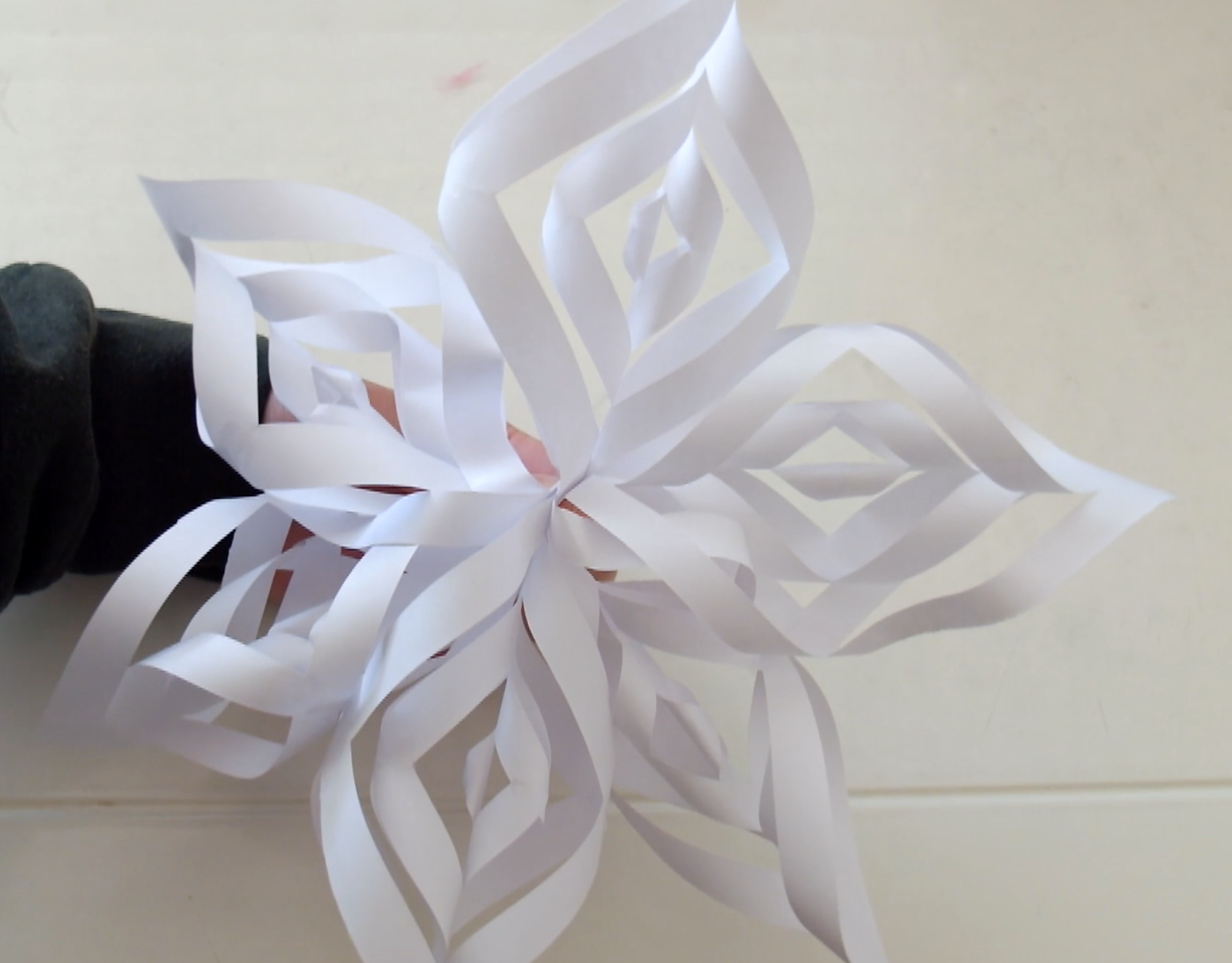 DIY 3D Paper Snowflake - Instructables