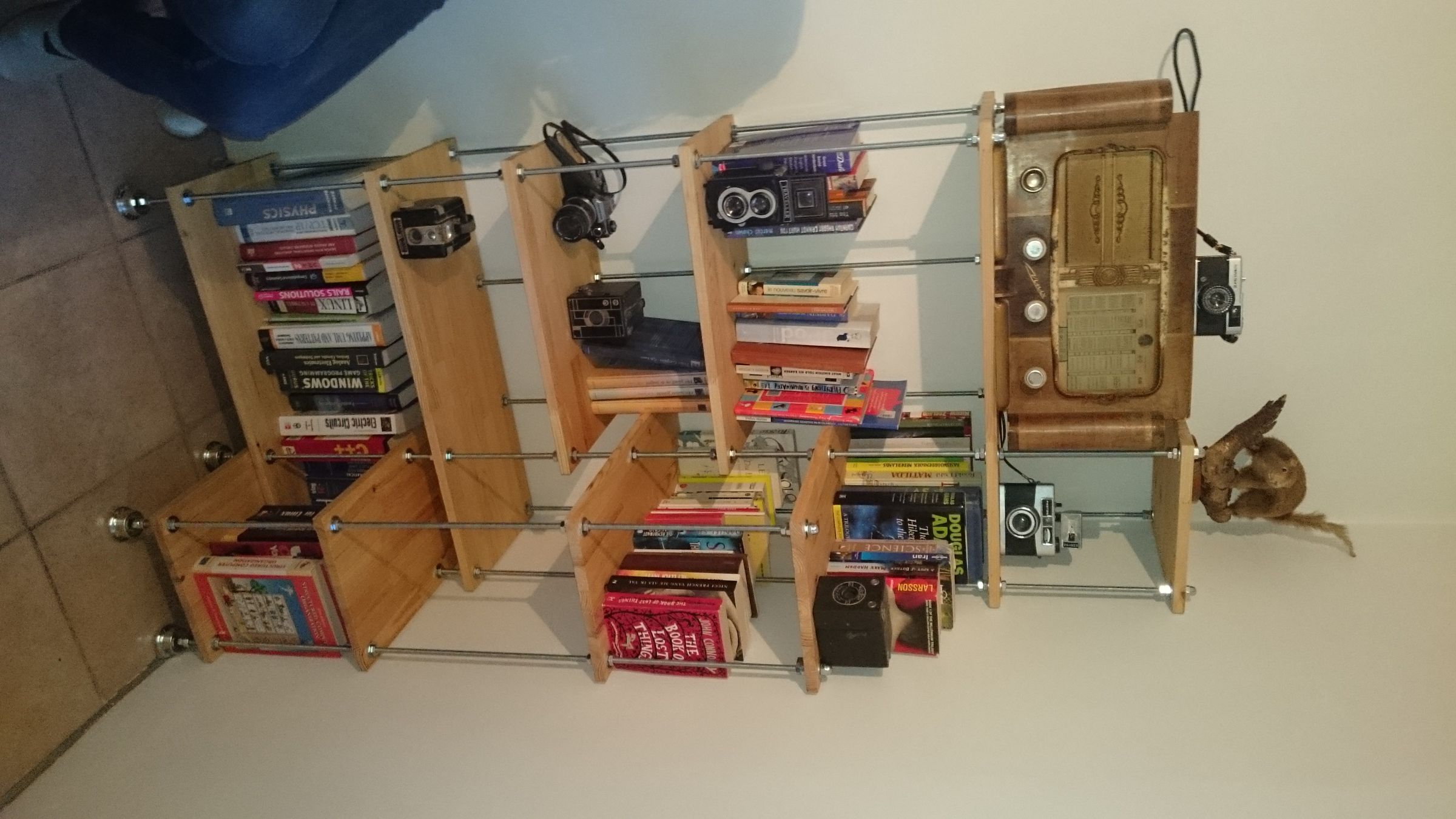 Threaded Rod Bookcase : 3 Steps - Instructables