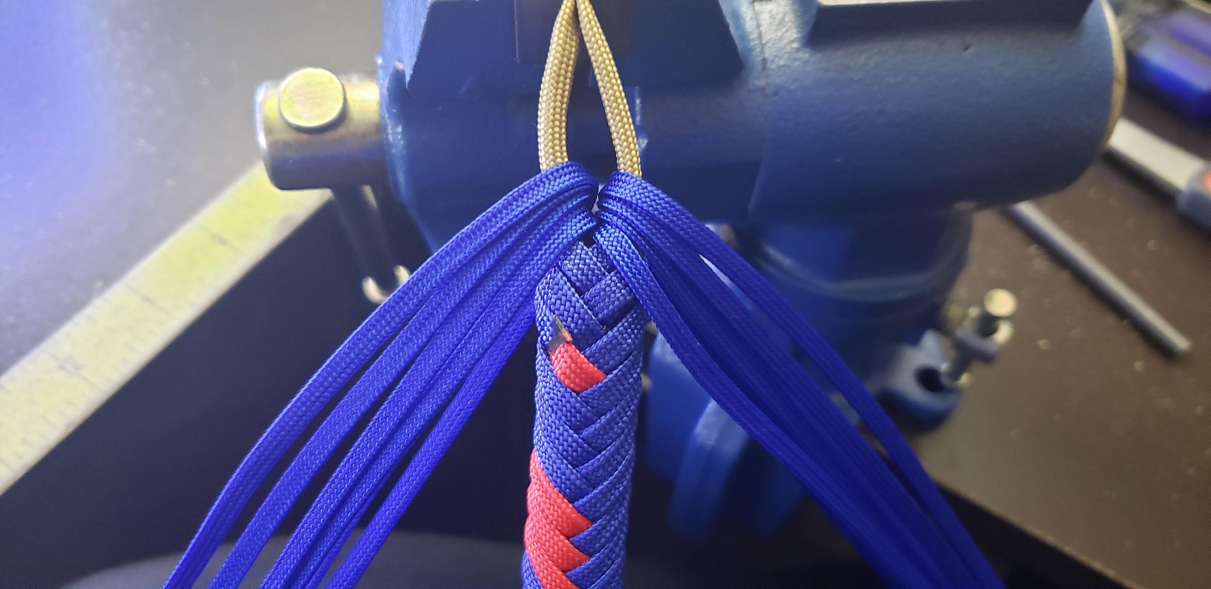 Tygra's Bolo-Whip With Paracord in 16 Plait : 9 Steps (with Pictures ...