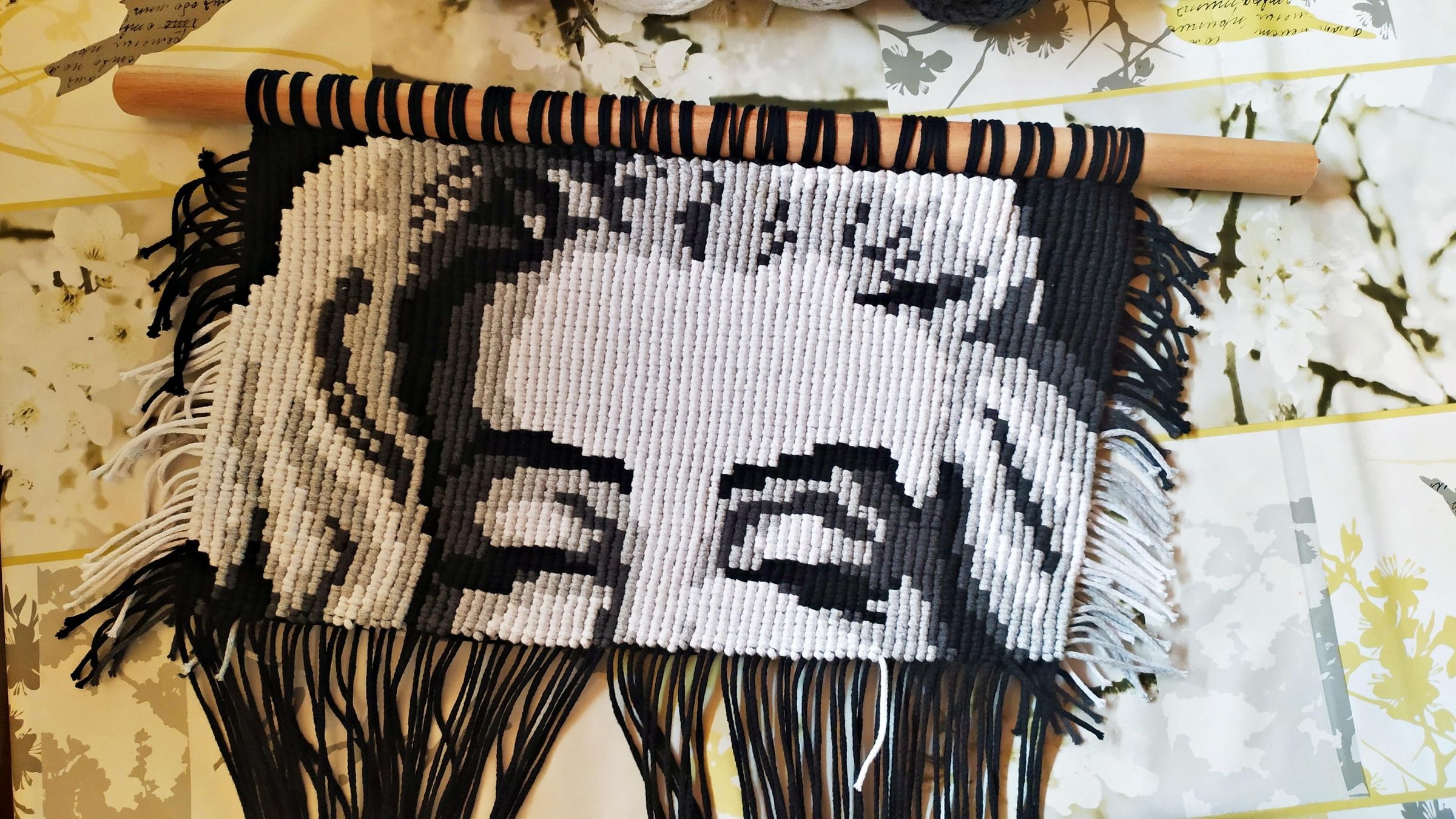 How to Make a Macrame Portrait Wall Hanging : 12 Steps (with Pictures) - Instructables