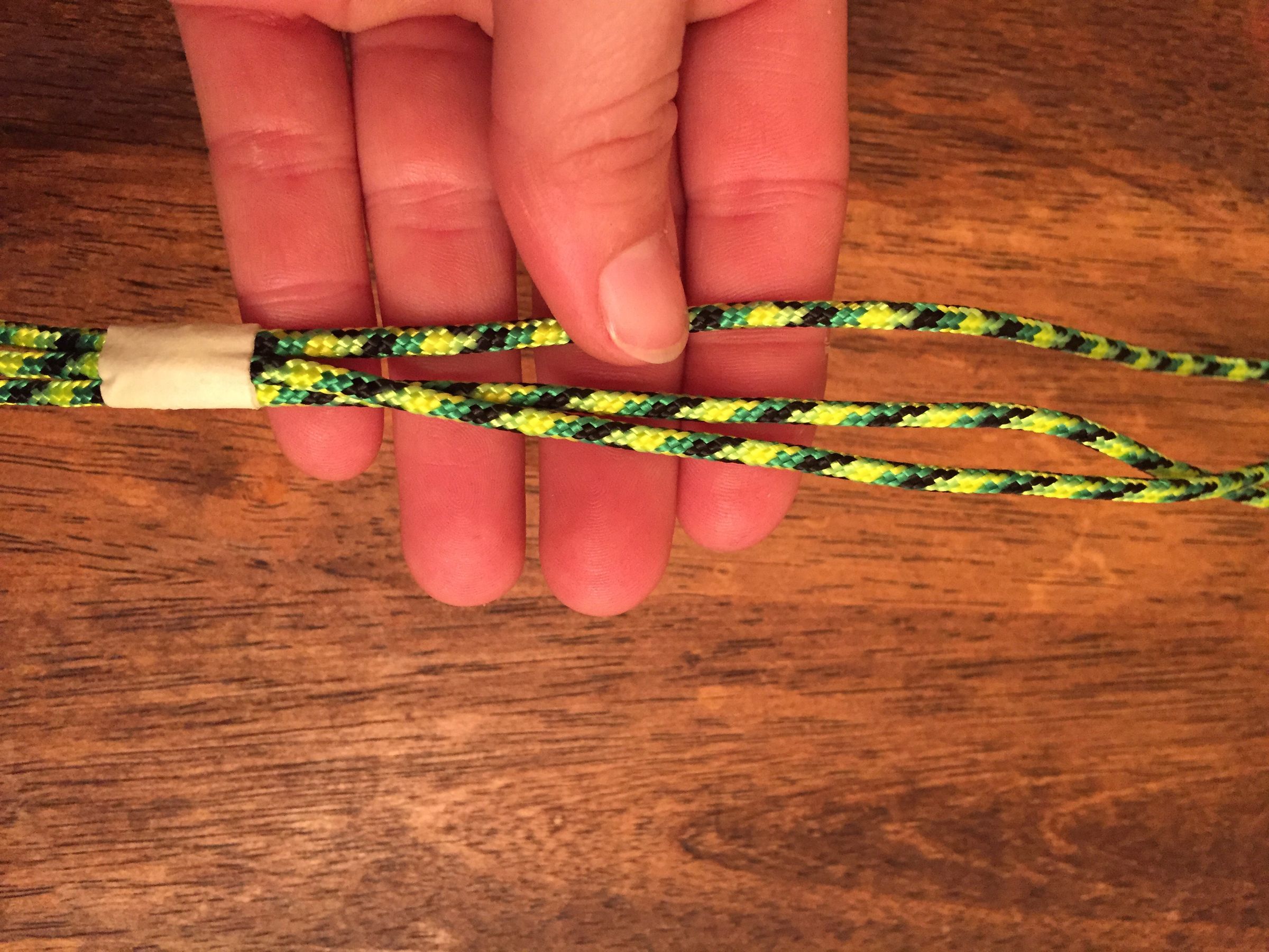 How to Make a Paracord "David's Sling" : 8 Steps (with Pictures ...