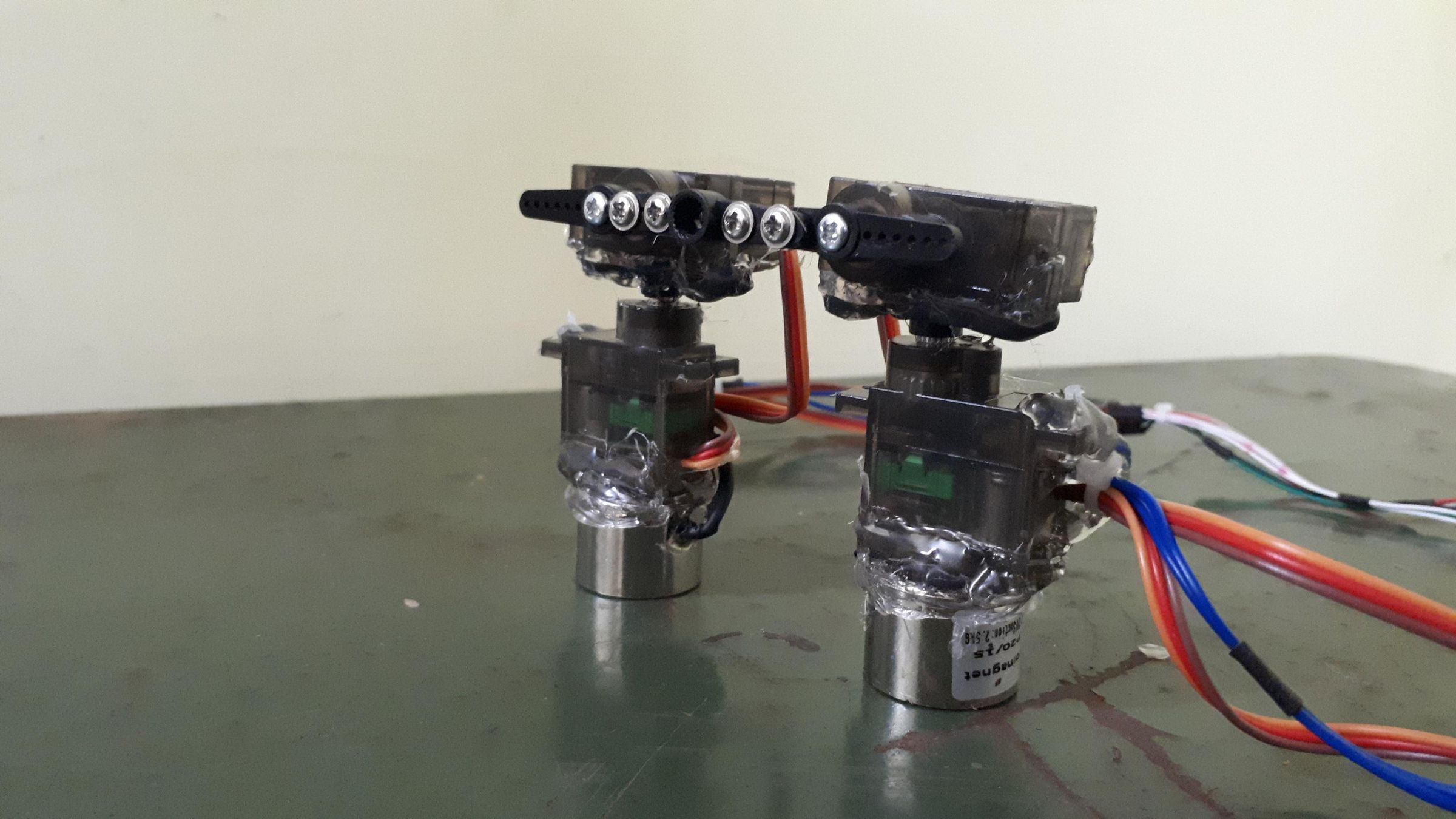 Tower Climb Helping Robot V1 - Two Legged, RF, BT Control With App : 22 ...