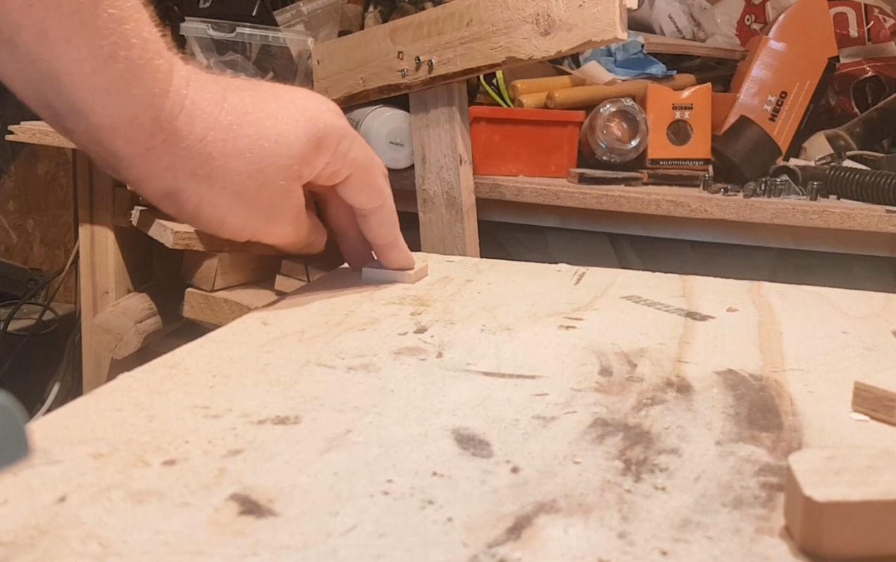 Pop Up Bench Dogs : 6 Steps (with Pictures) - Instructables