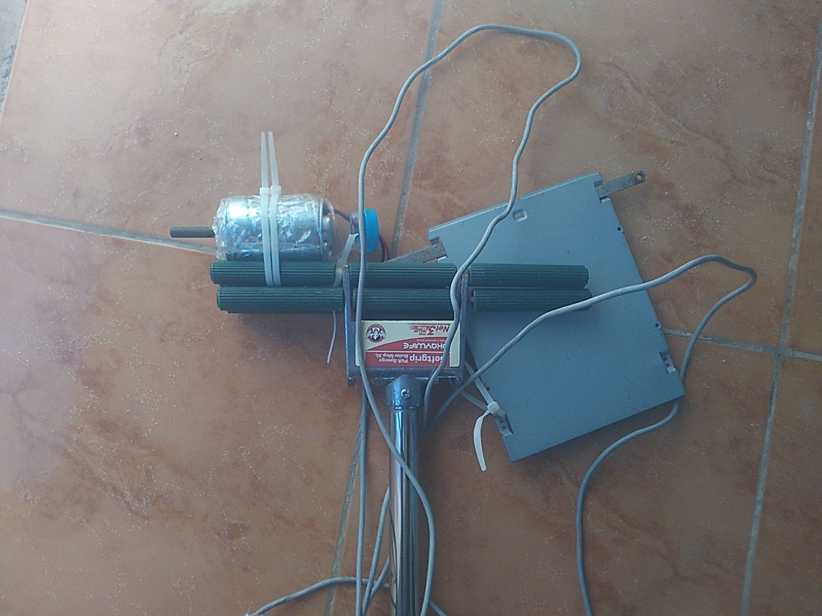 How to Make Wind Turbine From Plastic Bottles : 6 Steps - Instructables