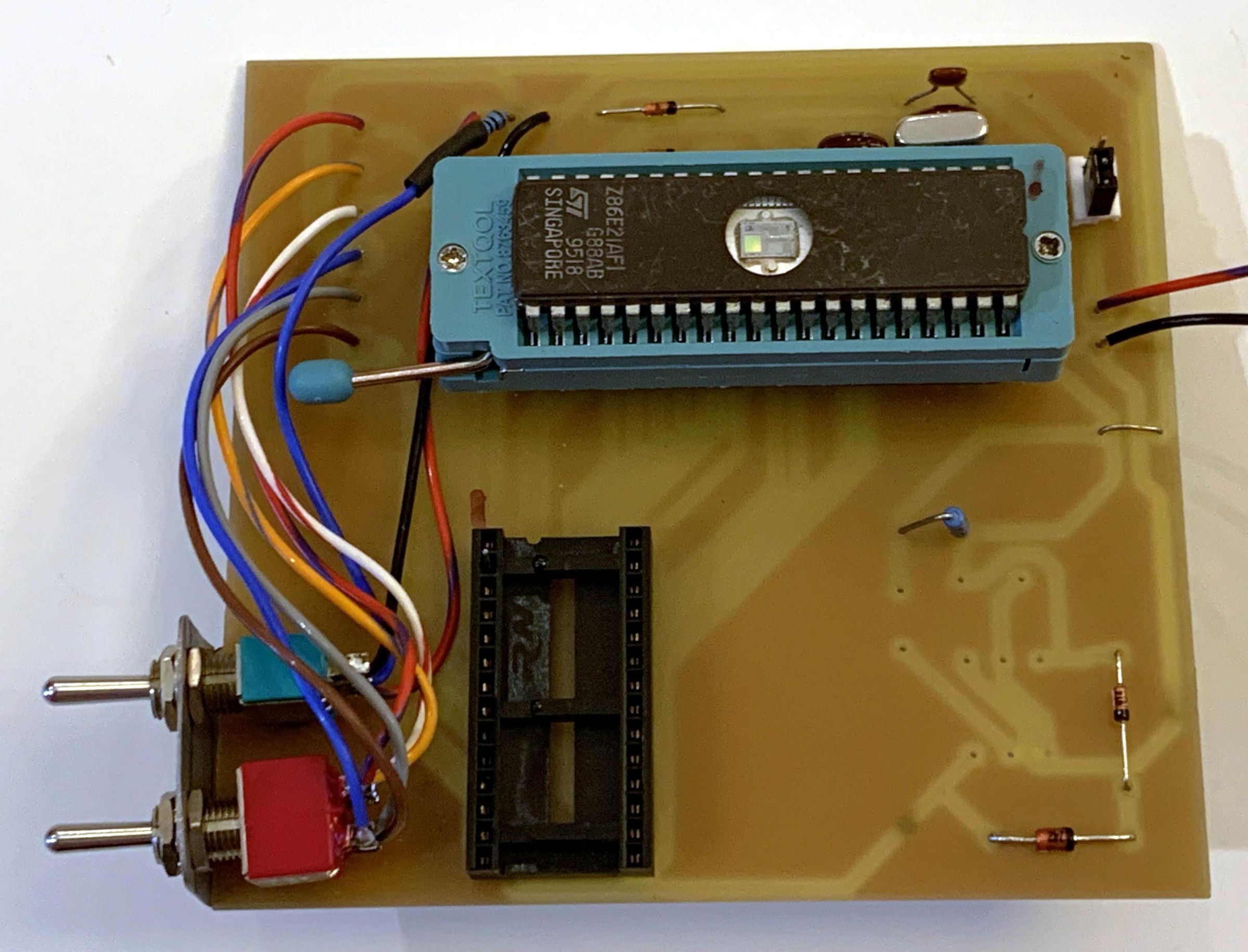 STM Z86E21 EPROM Programmer Adapter : 3 Steps - Instructables