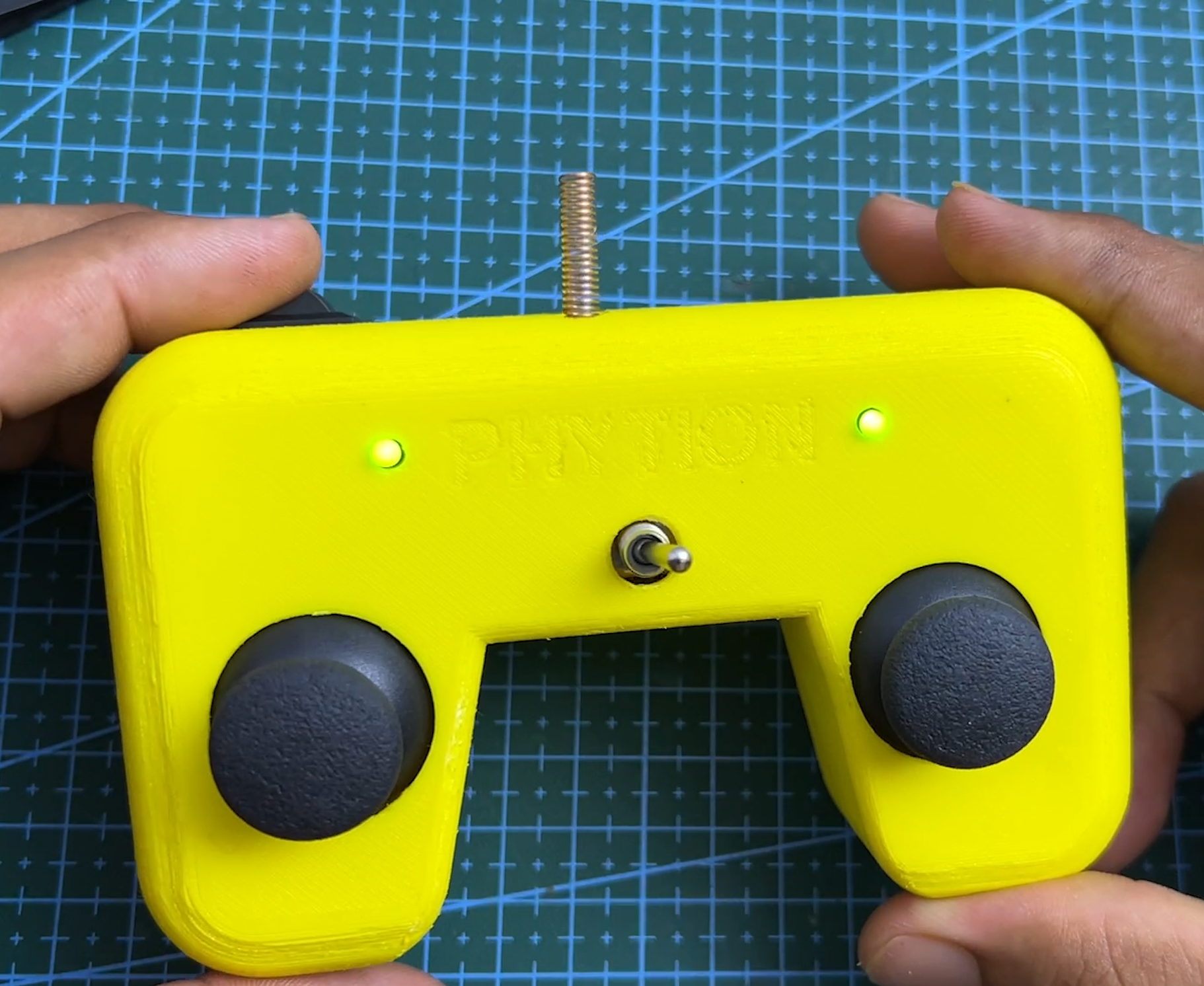 4x2 Channel Remote Controller | RC Transmitter and Receiver : 14 Steps ...