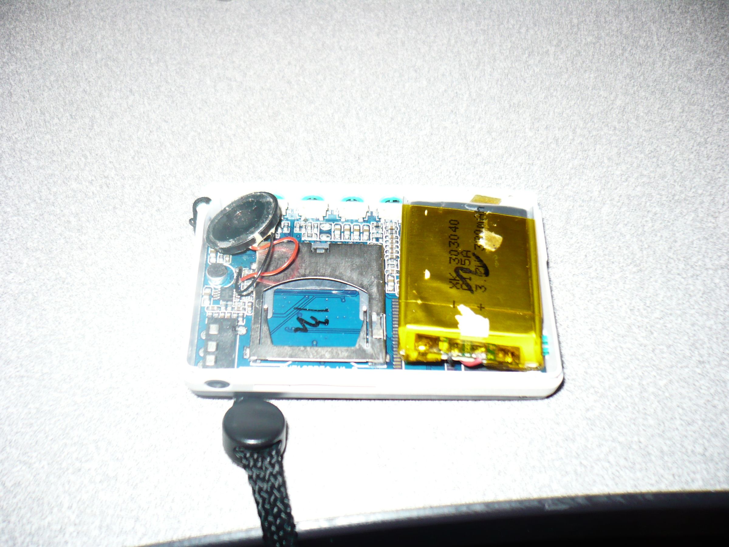 Hip Street Mp3 Mp4 Player Battery Replacment From a Cell Phone : 6 ...
