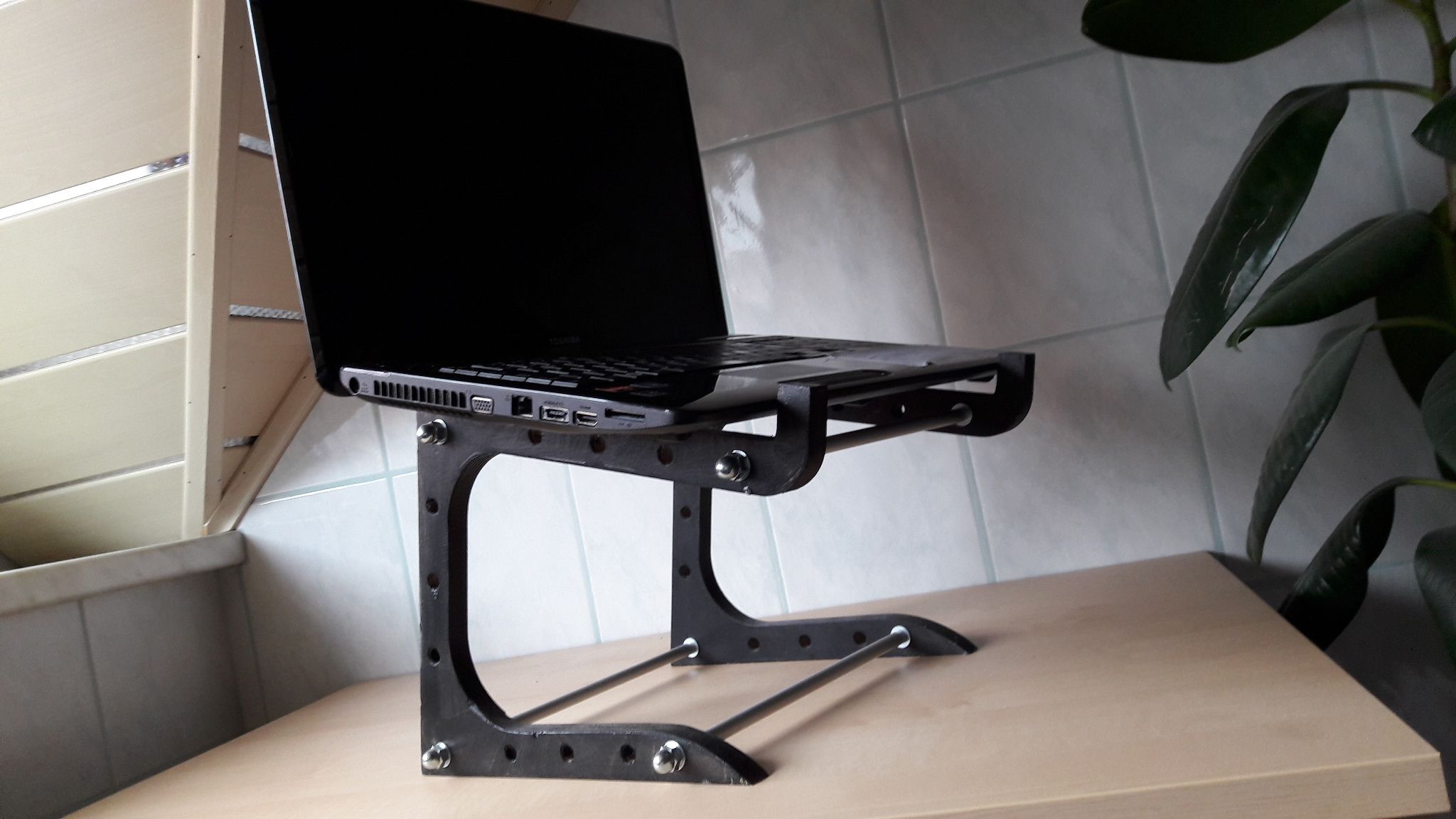 Awesome Laptop Stand : 3 Steps (with Pictures) - Instructables