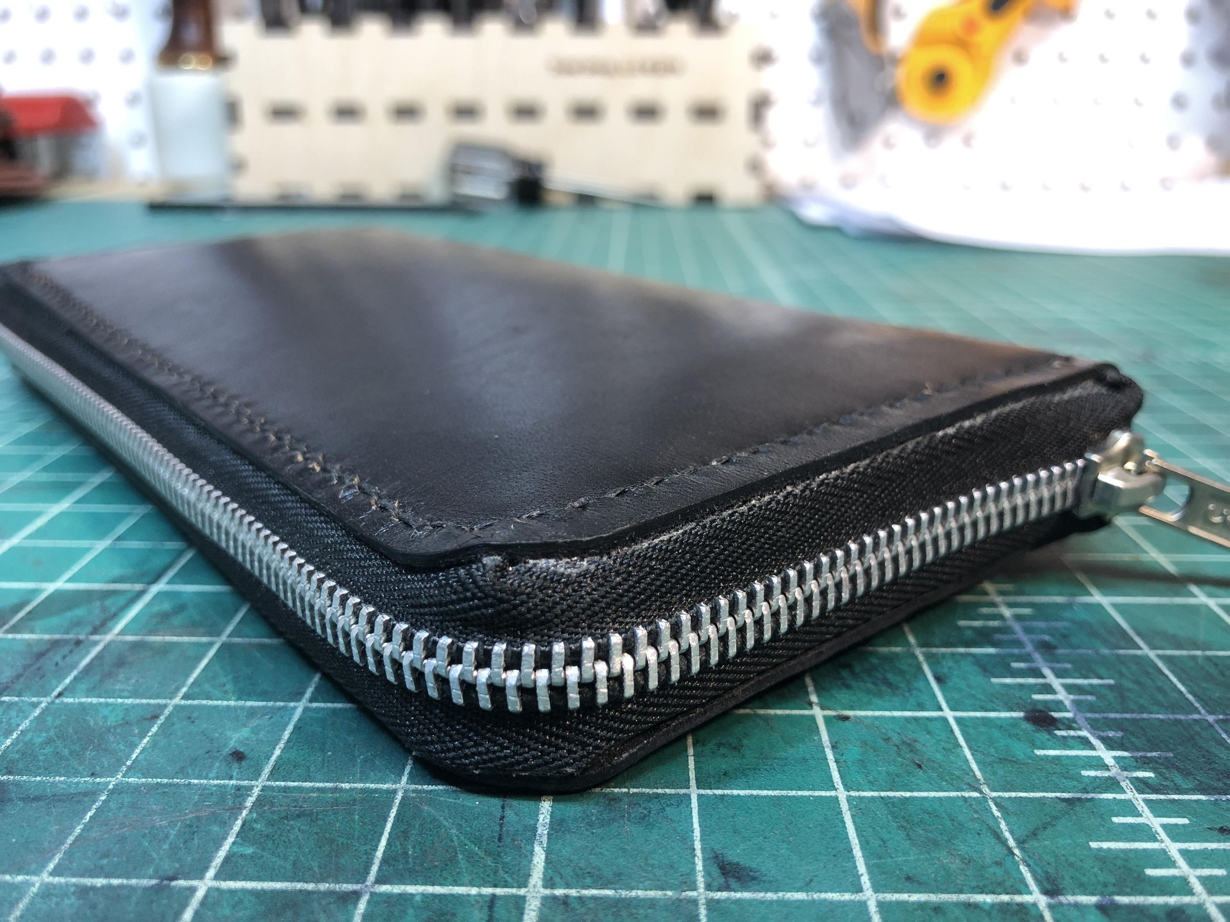Round Zipper Wallet With Pattern : 8 Steps (with Pictures) - Instructables