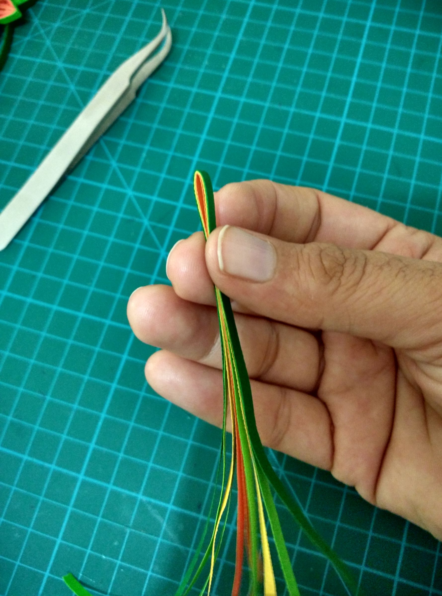 Gorgeous 3D Quilled Flowers and Leaves From Scratch! : 4 Steps (with ...