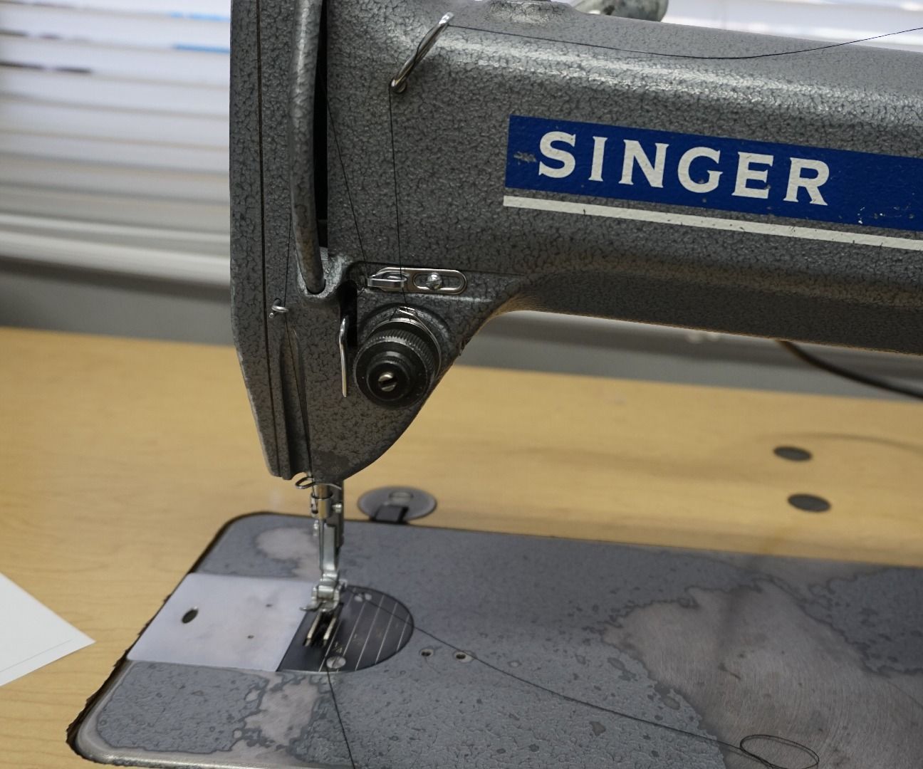 How to Thread the Singer 491D Industrial Sewing Machine : 4 Steps (with ...