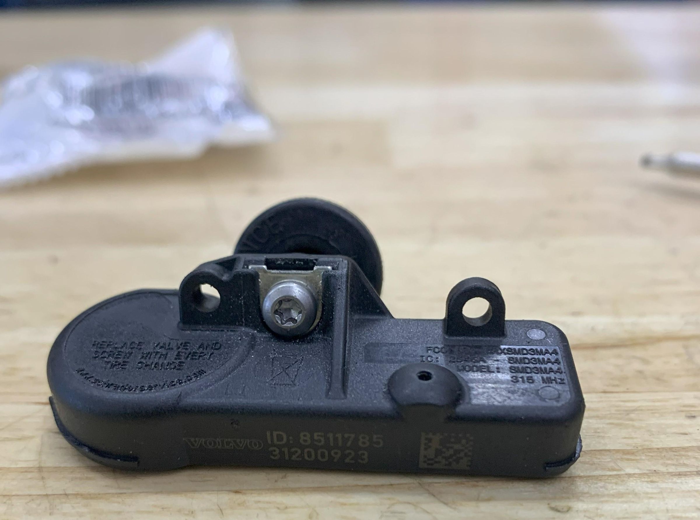 How to Replace a Tire Pressure Sensor : 8 Steps - Instructables