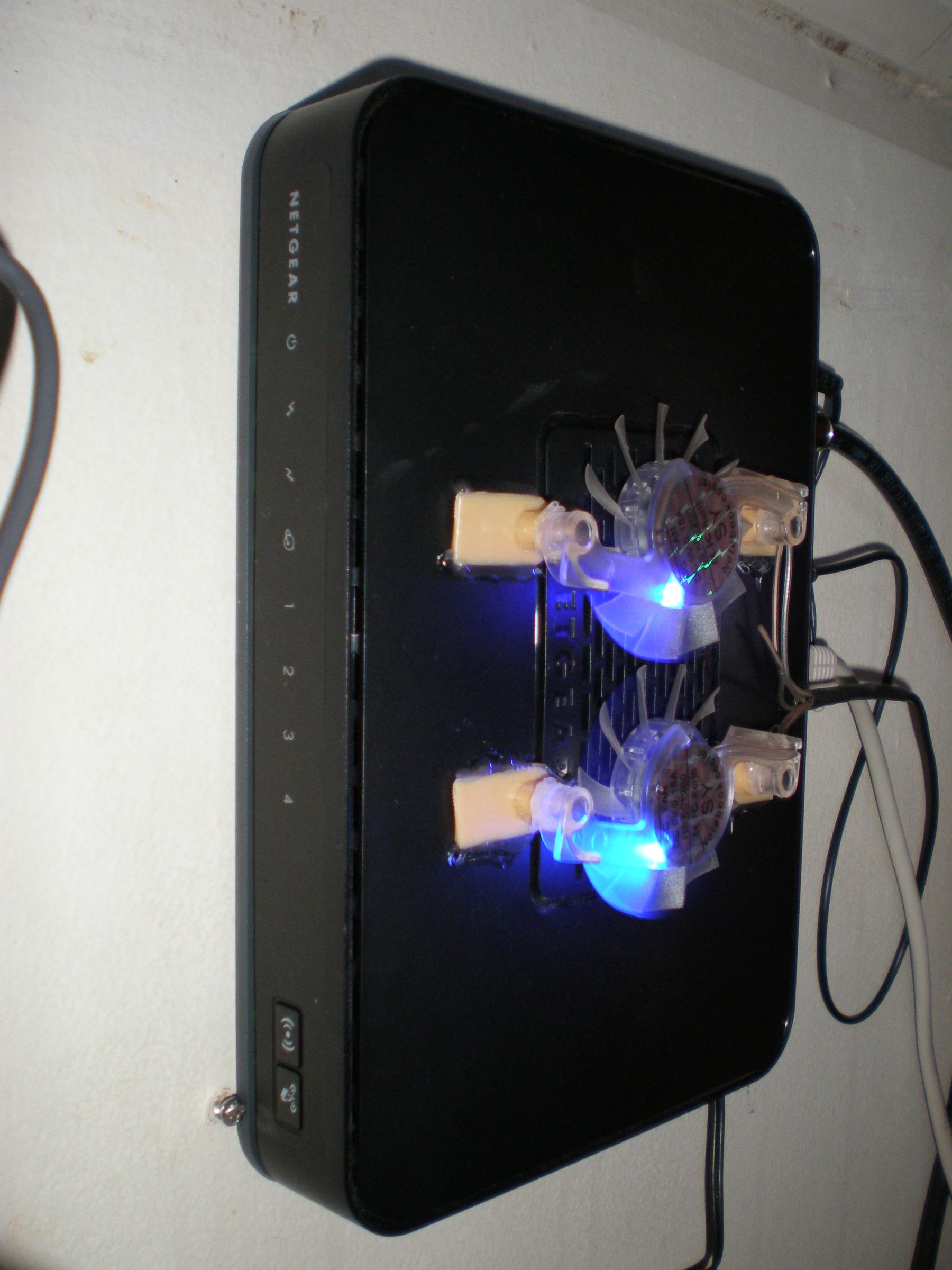 How to Cool Your Wireless Network Router and Prevent It From Slowing ...