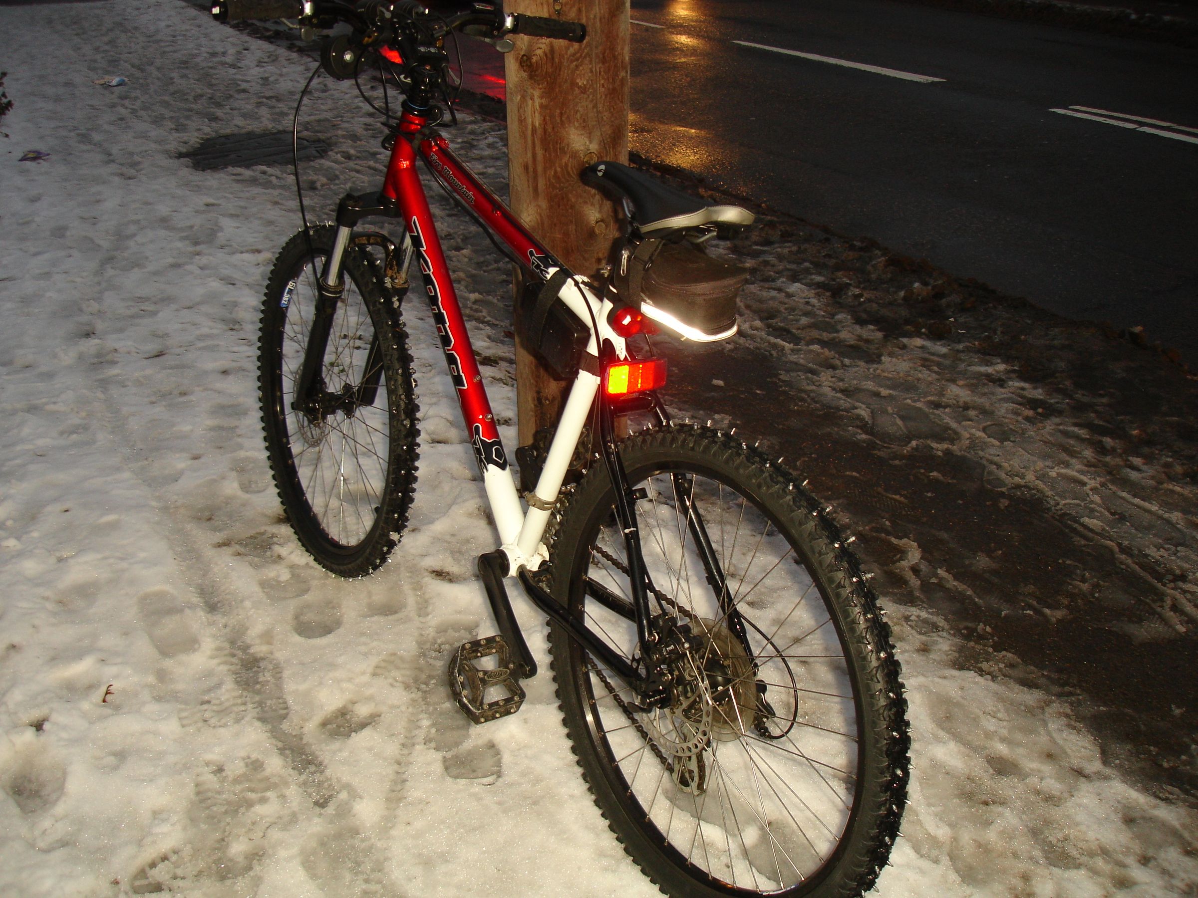 Ice Tyres for a Mountain Bike : 3 Steps (with Pictures) - Instructables