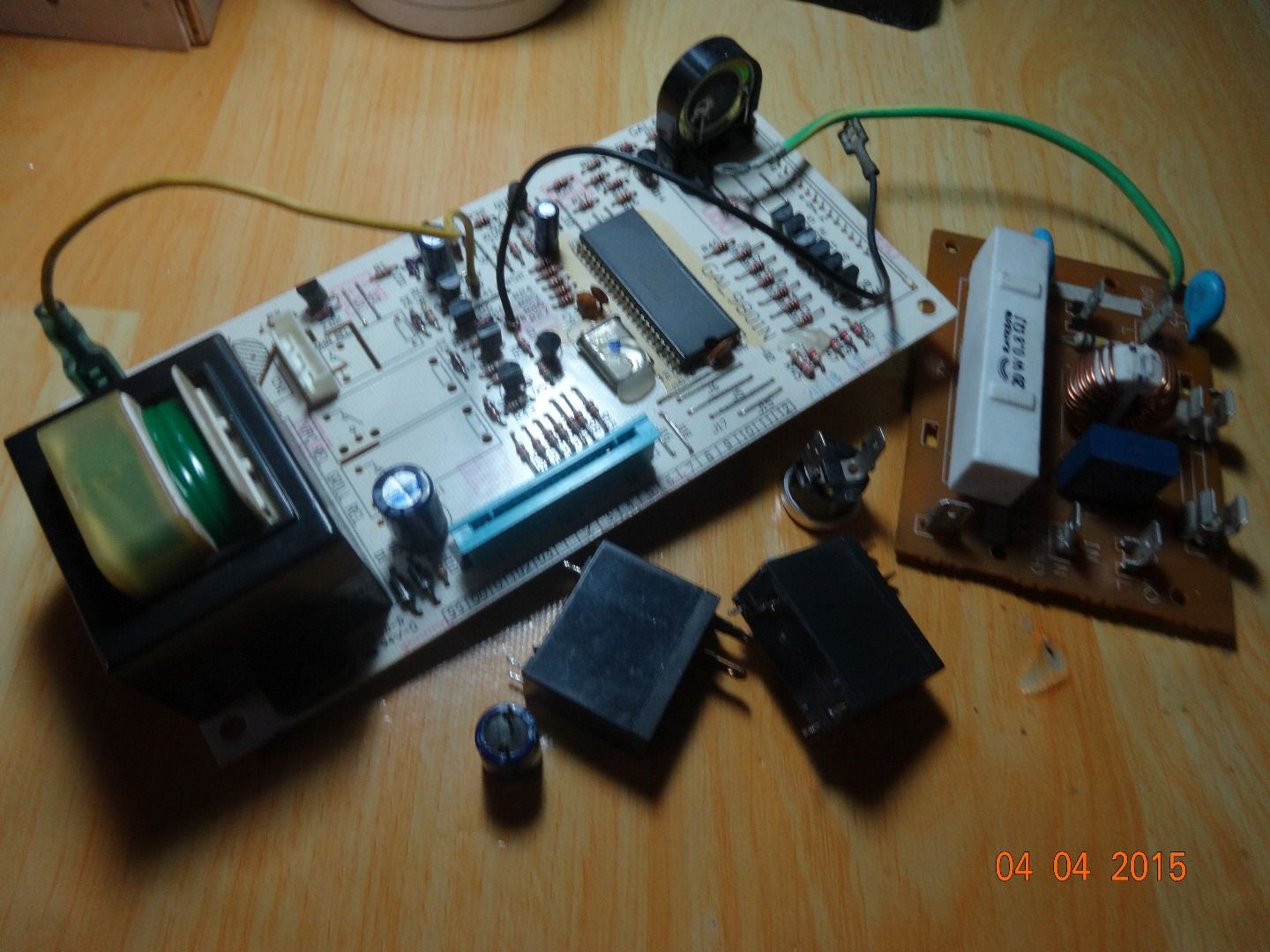 Electronics Components Salvage : 17 Steps (with Pictures) - Instructables