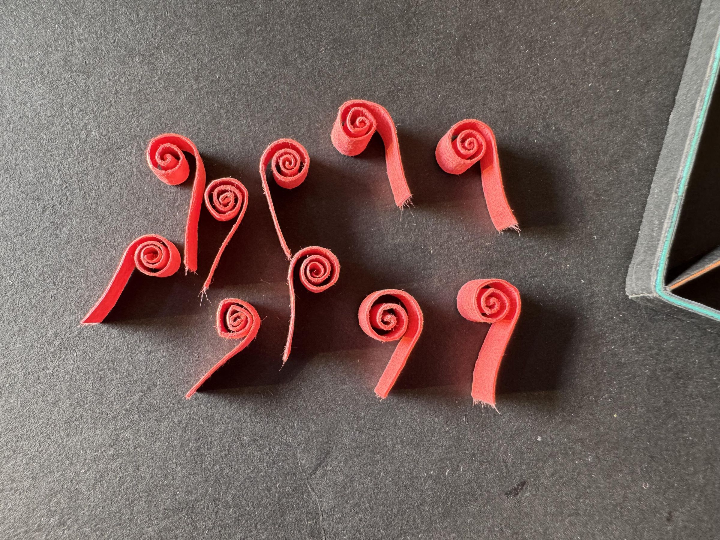 Decorative Handmade Ornamental Tile Using Paper : 12 Steps (with ...