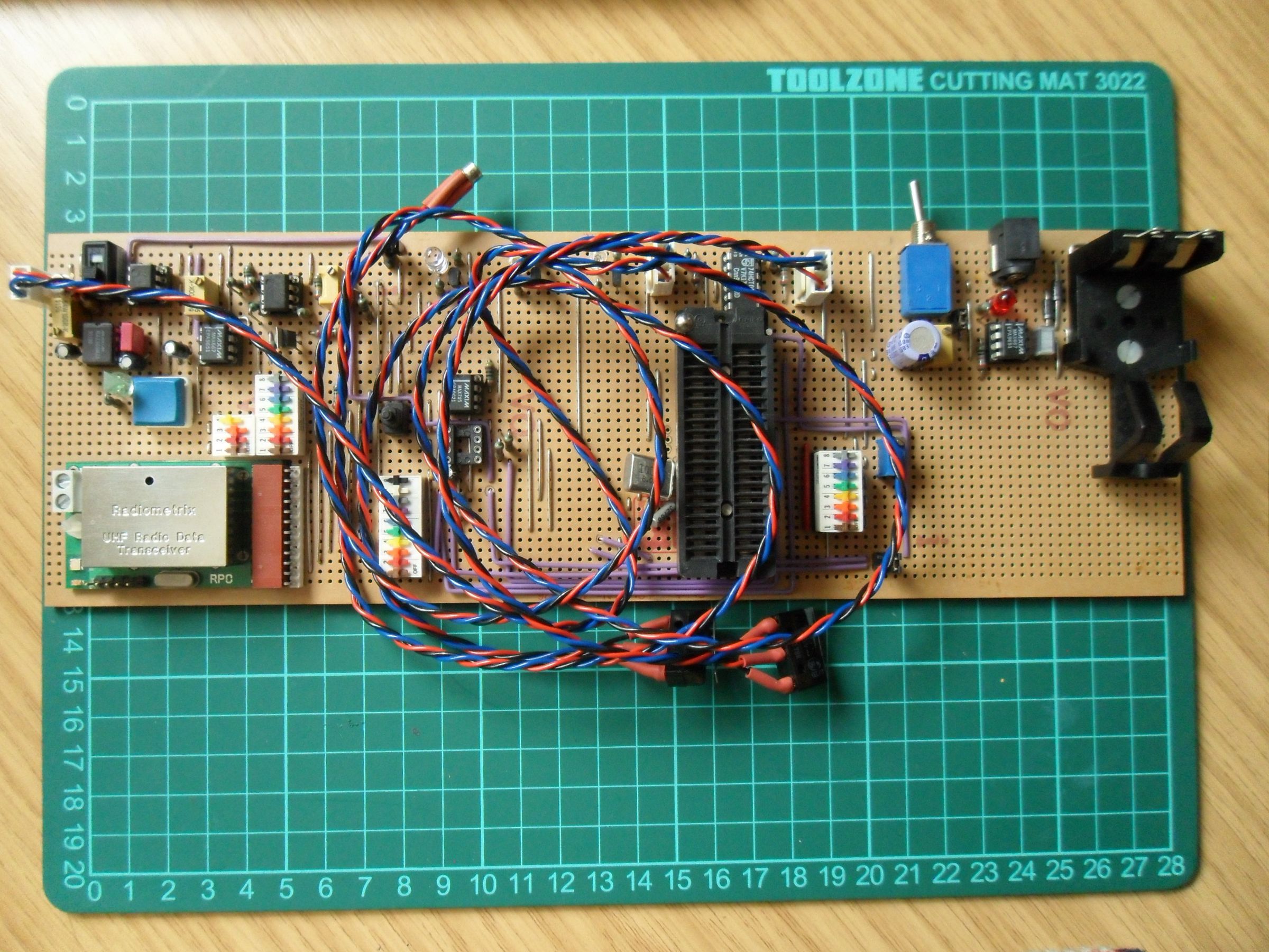Practical Circuit Construction With Strip Board : 14 Steps (with ...
