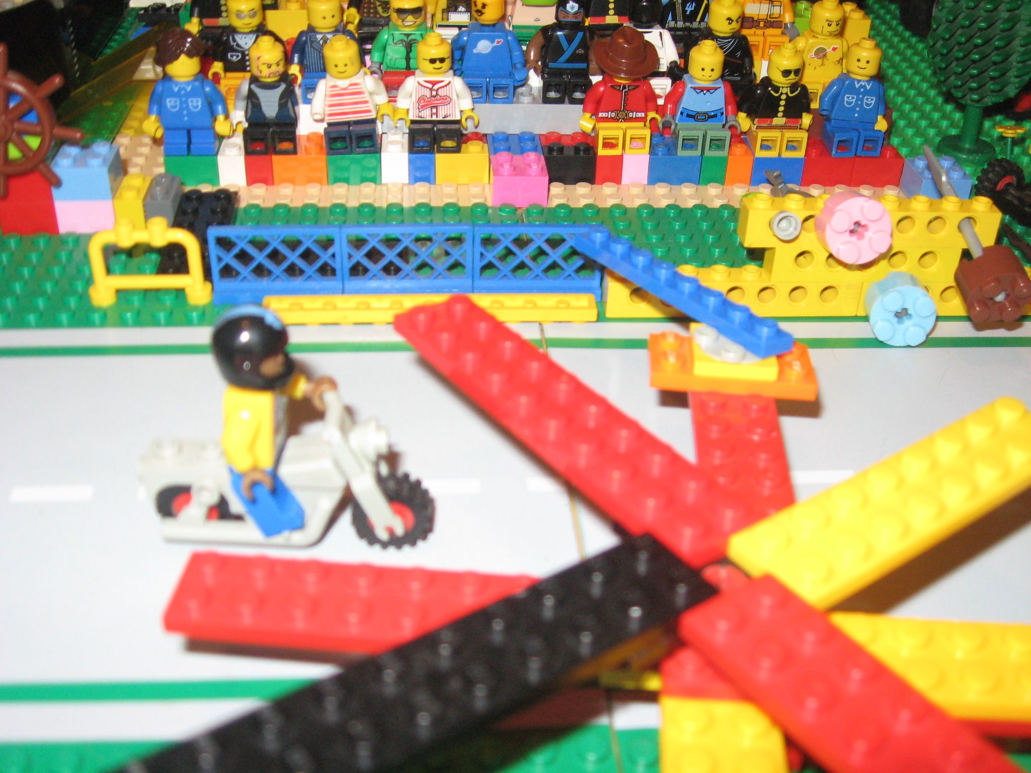 Lego Motocross - Wipeout Style! : 4 Steps - Instructables