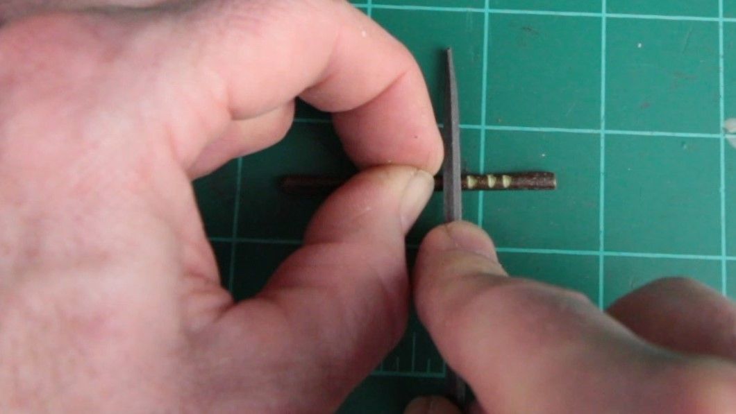 Tiny Gee Haw Whimmy Diddle : 12 Steps (with Pictures) - Instructables