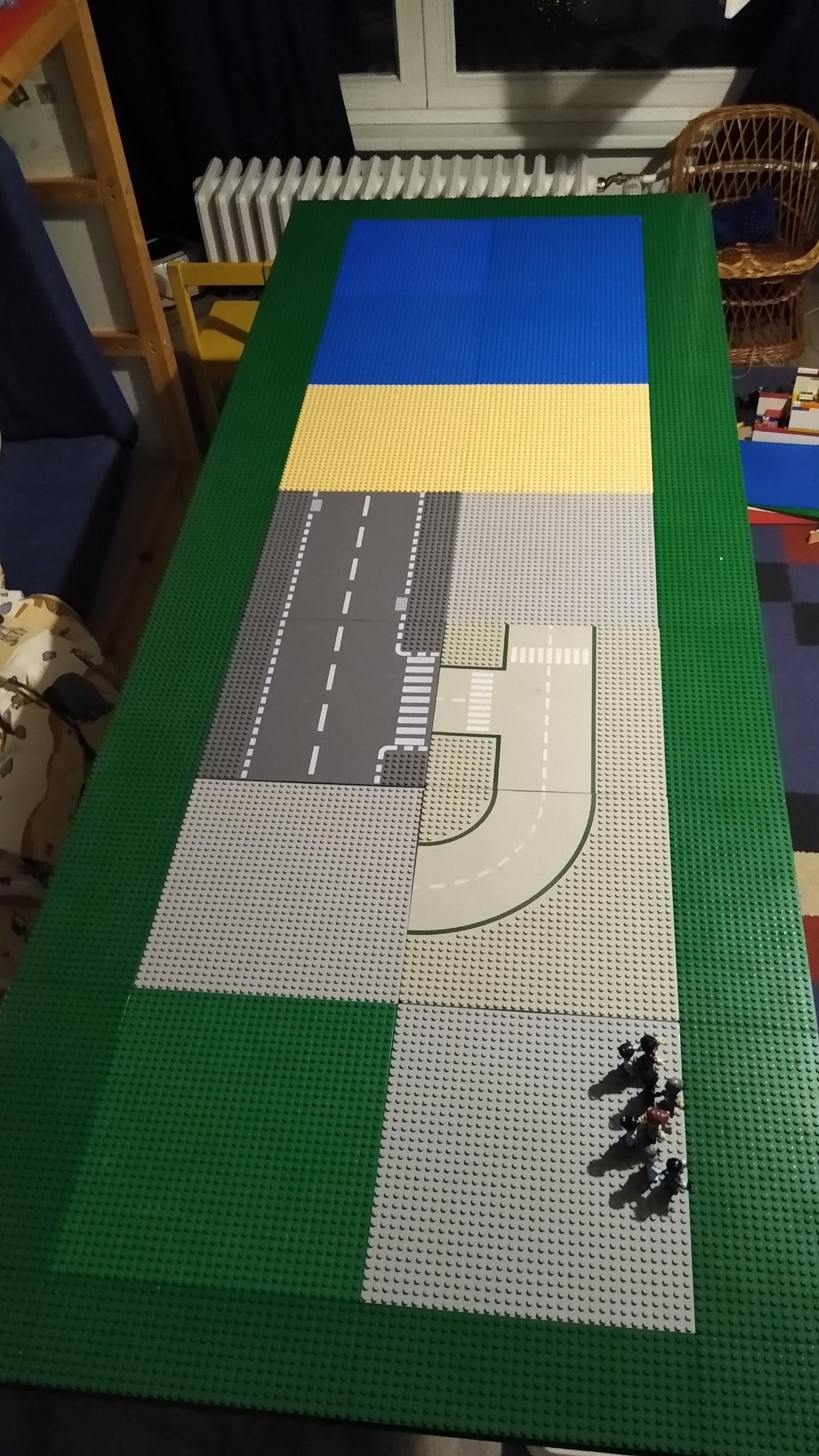 Lego Play Table (with Interchangeable Baseplates) - Updated : 7 Steps ...