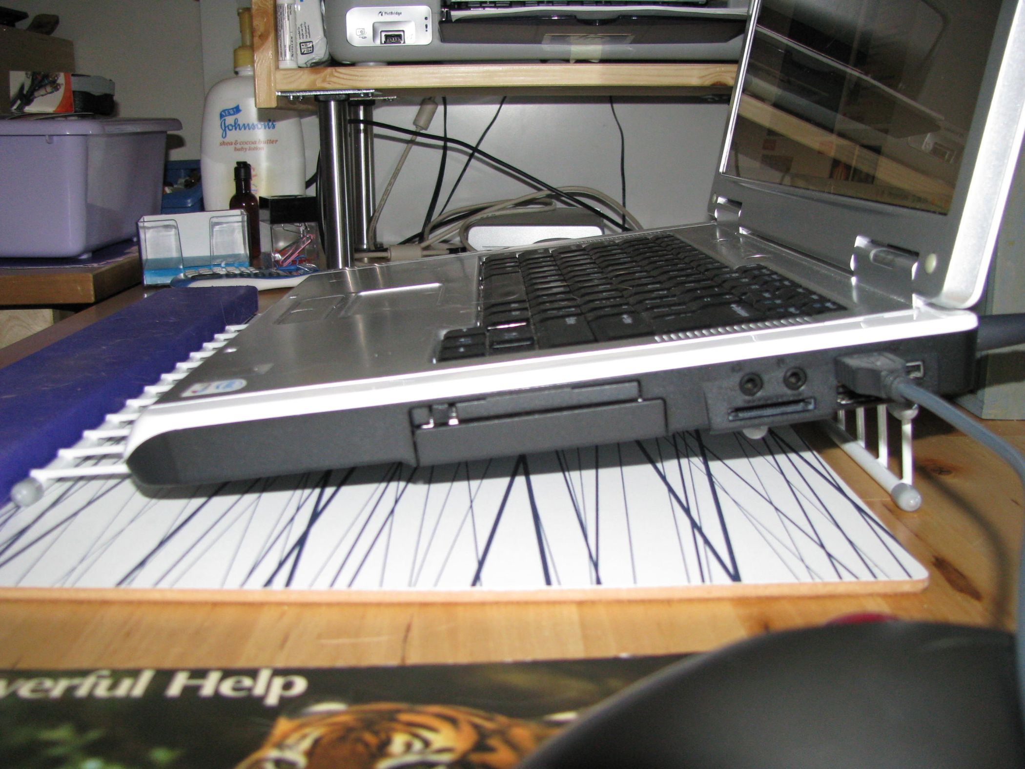 Wire Laptop Stand X 4 : 4 Steps - Instructables