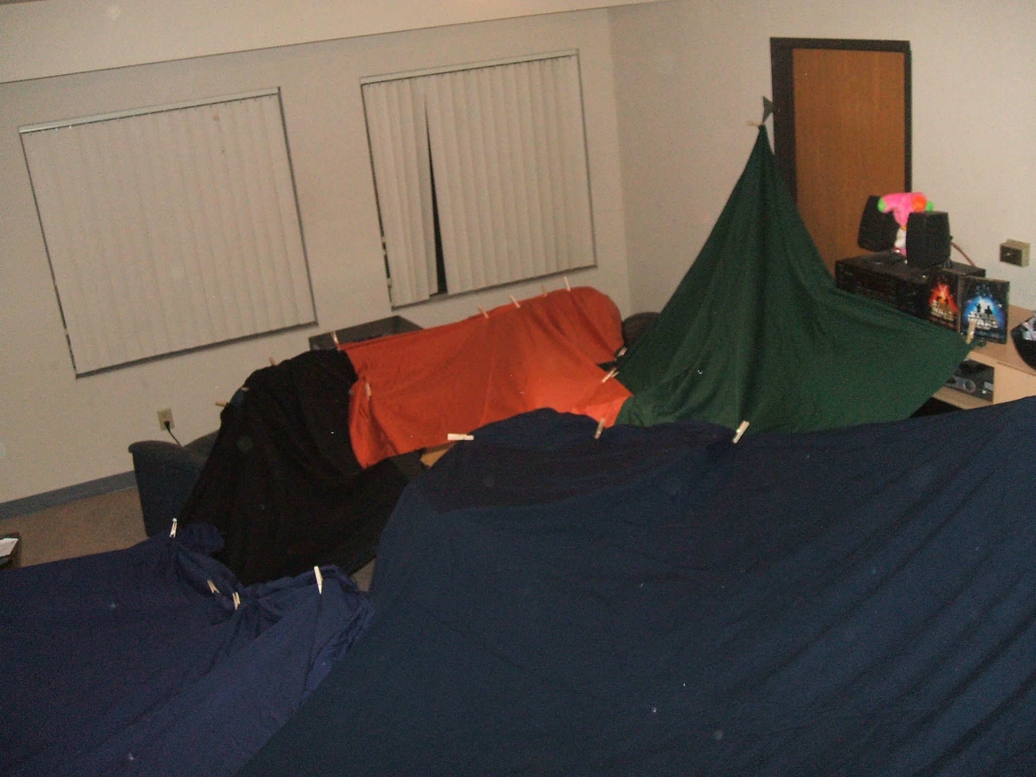 How to Build a Fort : 7 Steps - Instructables