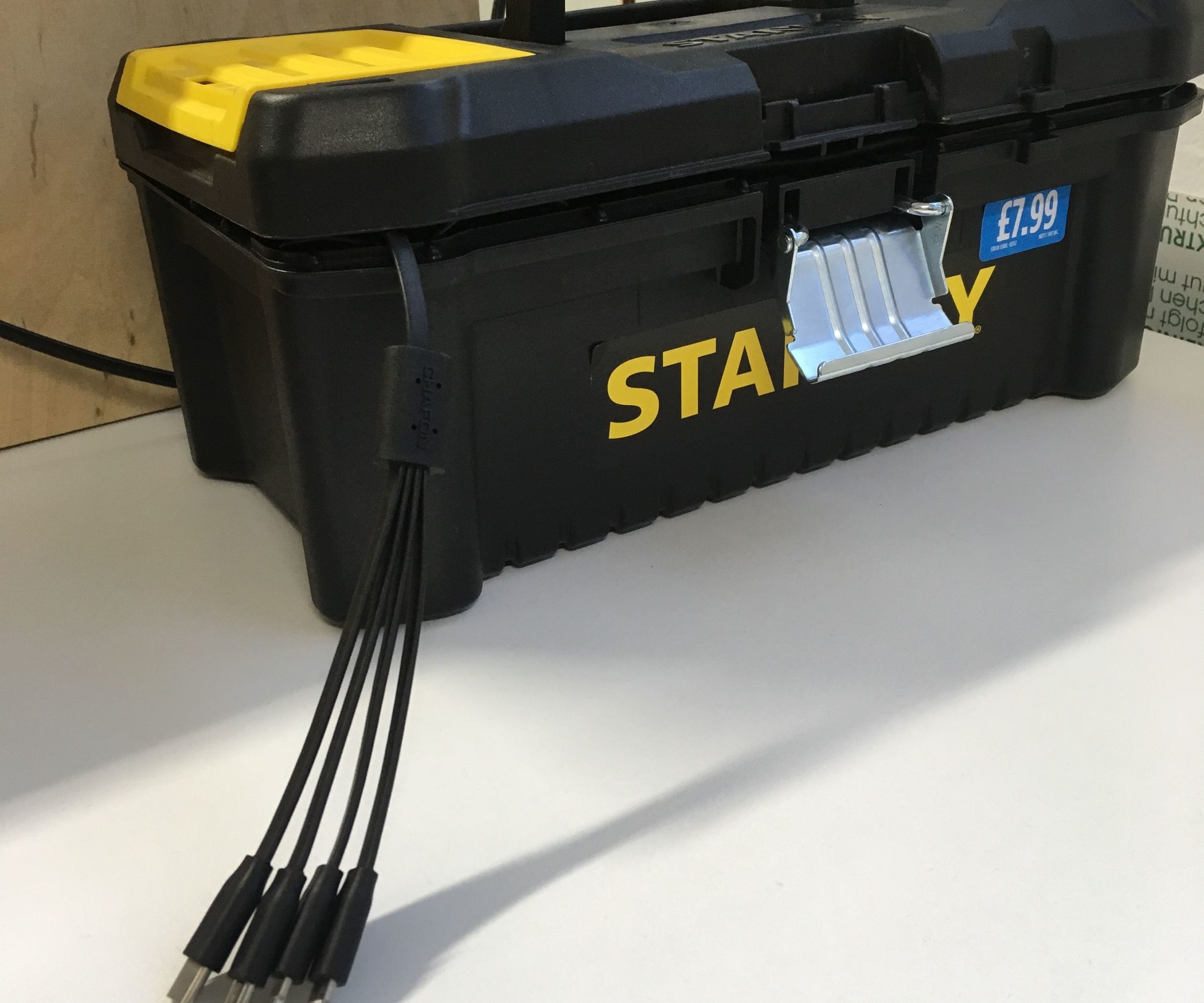 Desktop Charging Toolbox : 6 Steps - Instructables