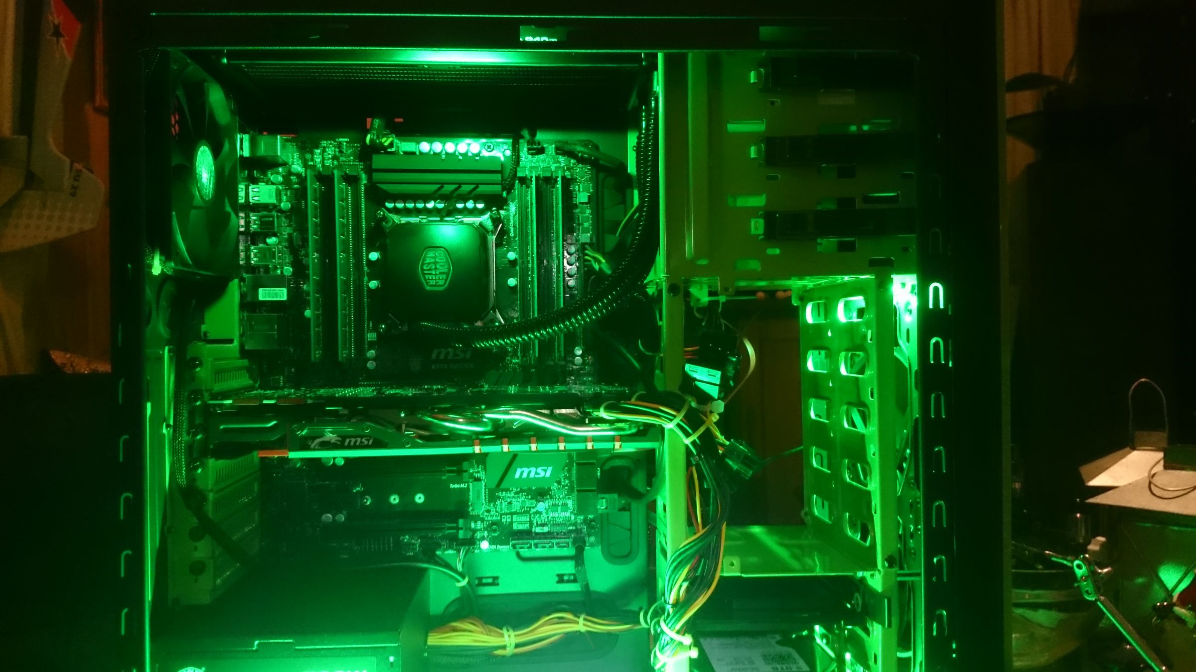 How to Put Together a Computer : 10 Steps (with Pictures) - Instructables