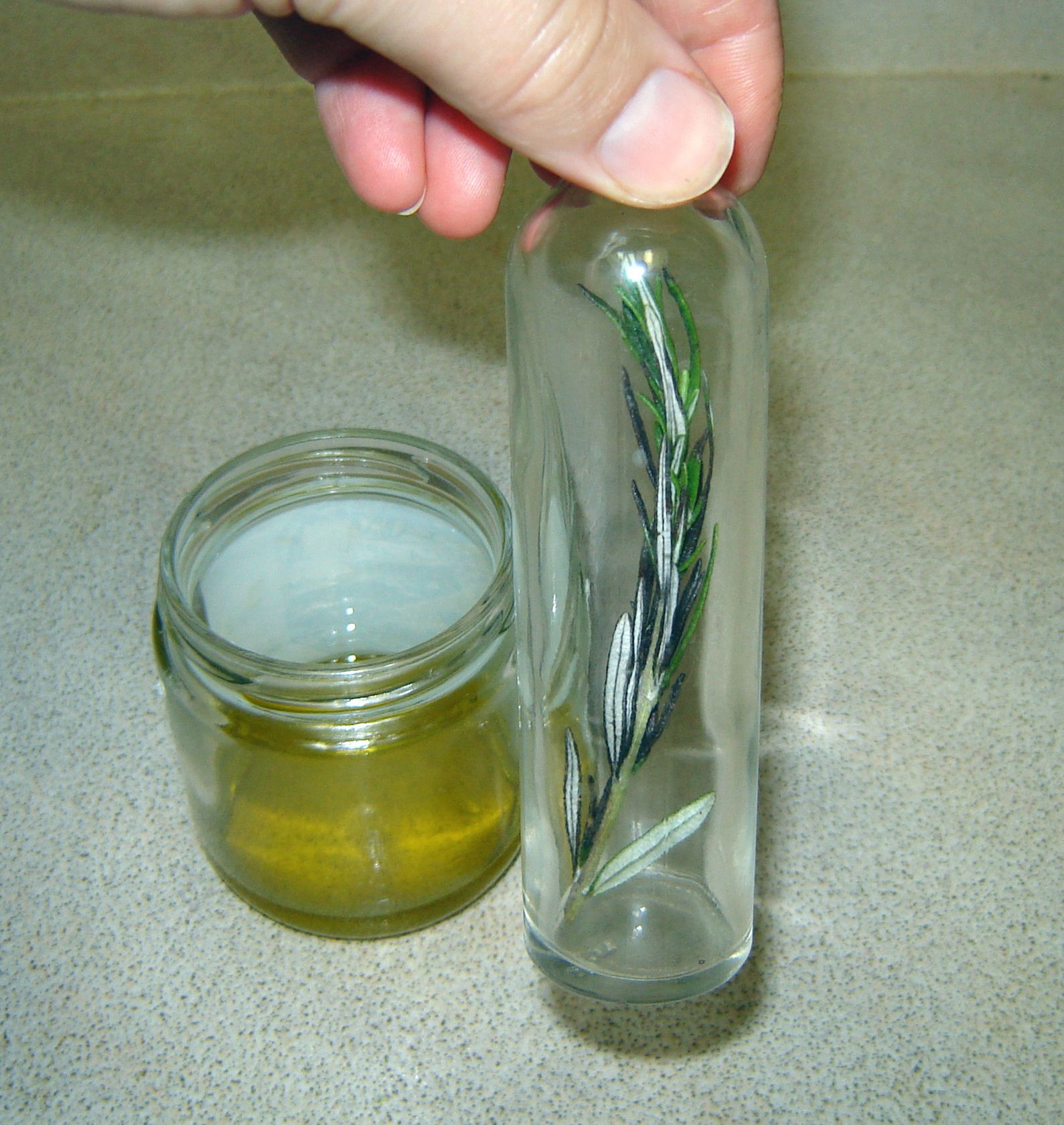 How to Make Infused Oil : 6 Steps (with Pictures) - Instructables