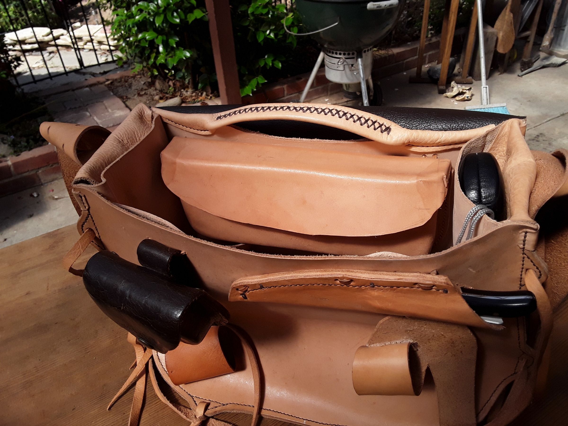 Leather Field Bag : 13 Steps (with Pictures) - Instructables